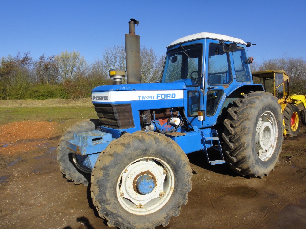 FORD TW-20 6cylinder diesel TRACTOR Further details at time of sale.