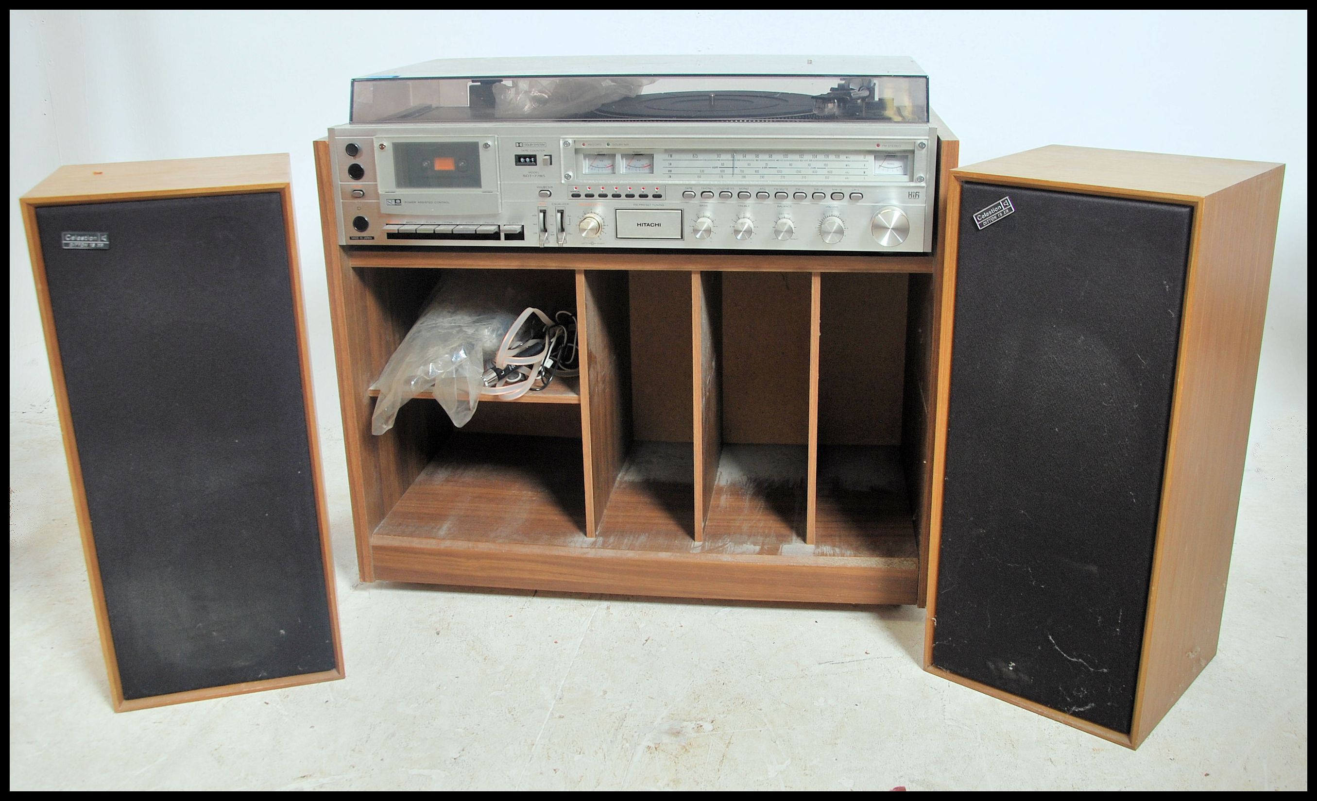 A retro 1970's HItachi SDD-7785 hi-fi system complete with the matching ...