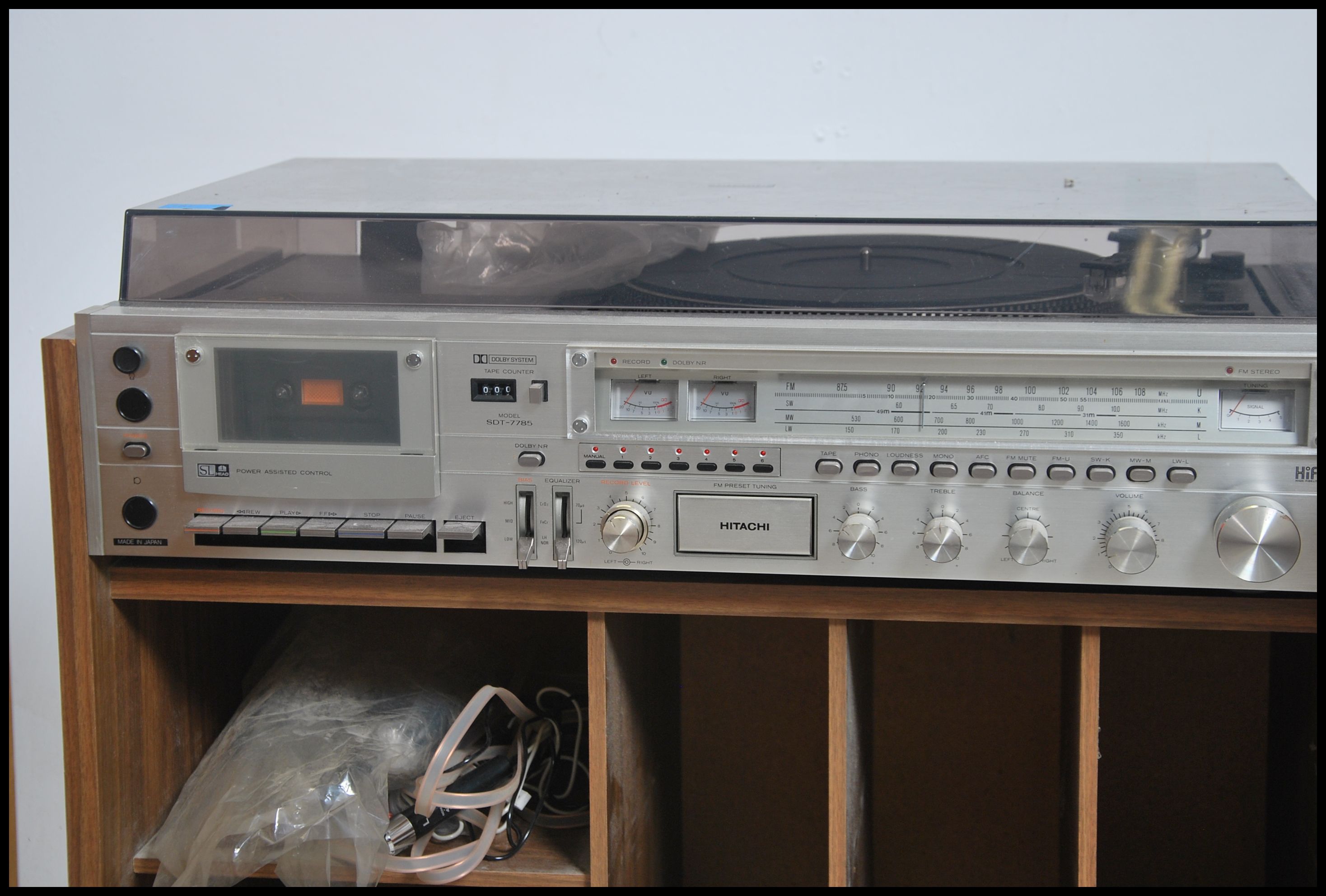 A retro 1970's HItachi SDD-7785 hi-fi system complete with the matching ...