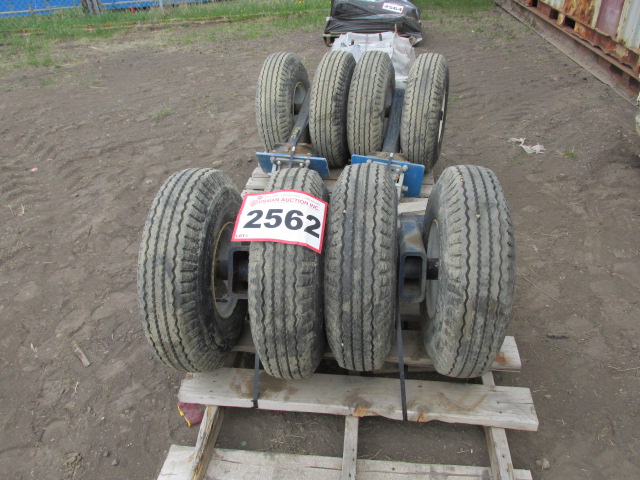 2 PALLETS C/W TANDEMLOK SHIPPING CONTAINER DOLLY WHEELS & DRAWBAR