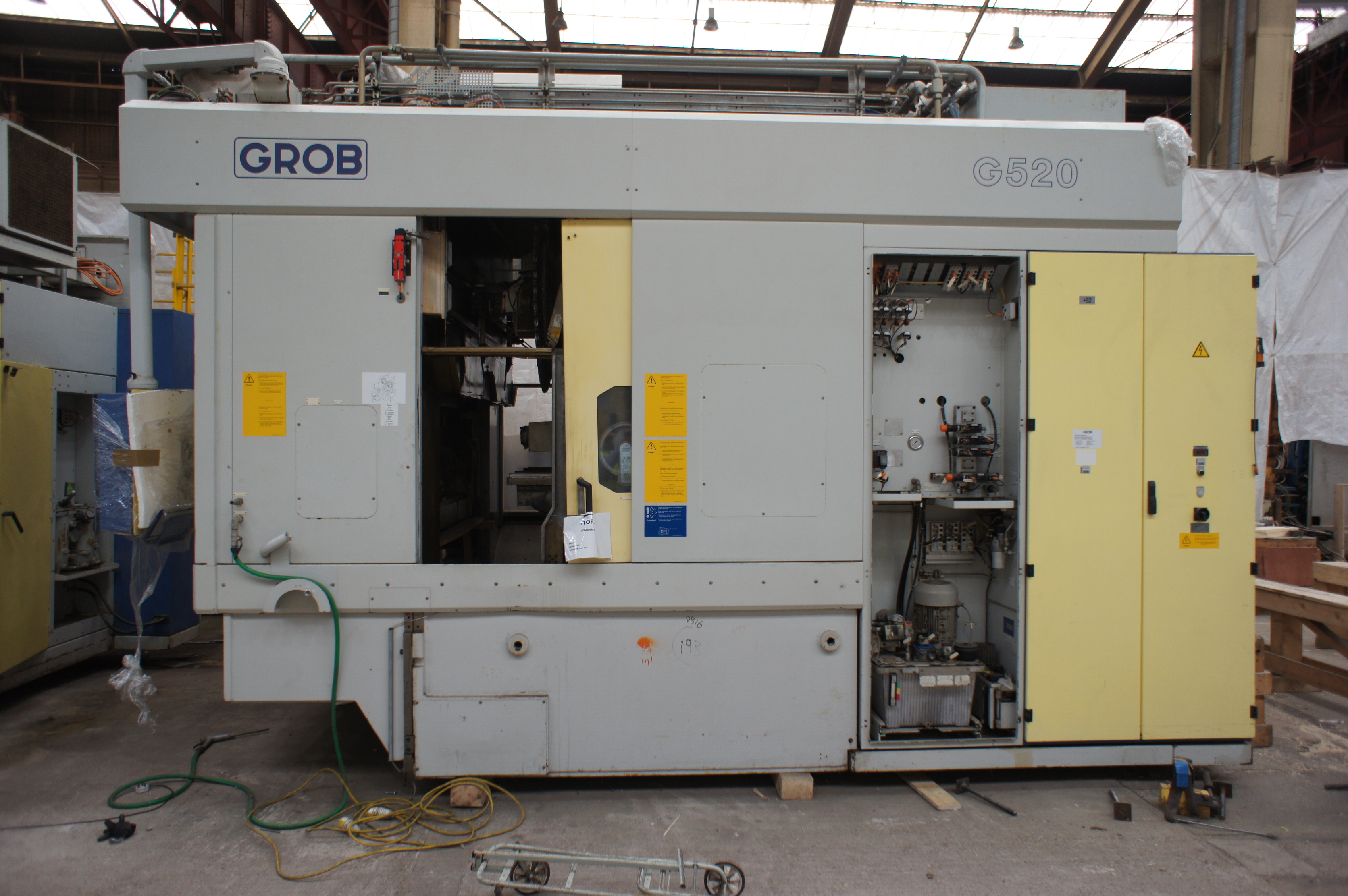 GROB G520 4 Axis CNC Twin Spindle Horizontal Machining Centre, 2 ...