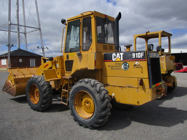 CAT 910F WHL LDR 7' BKT 15.5-25 SHOWING 4221 HRS