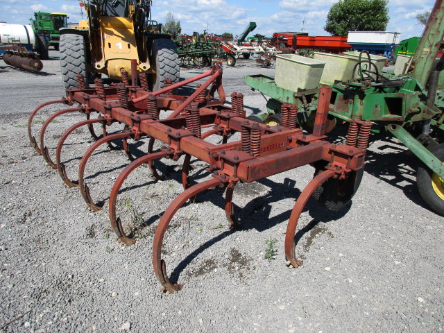 MF 127 CHISEL PLOW #146000673 3PT 13 SPRING LOADED SHANKS