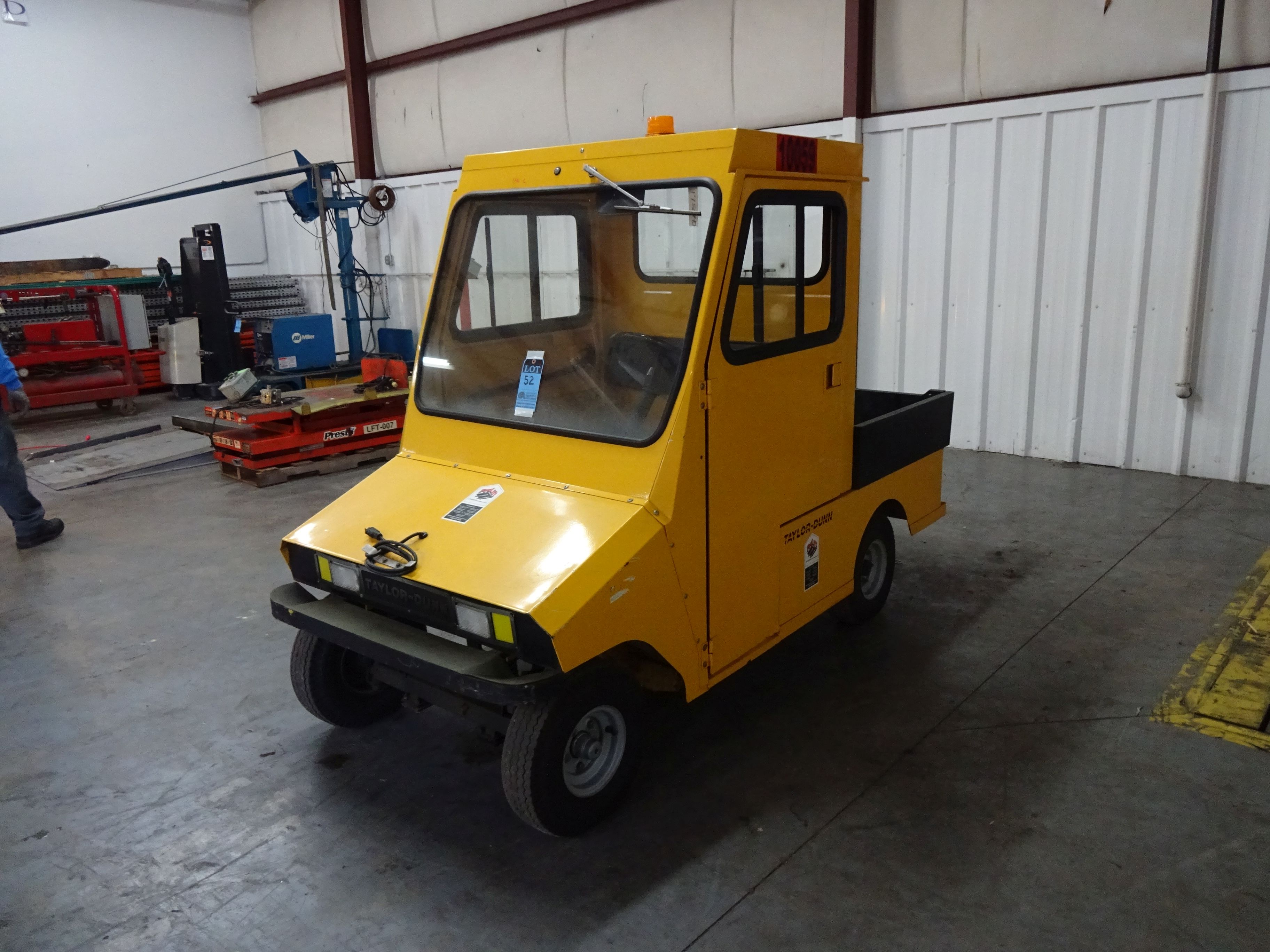 TAYLOR-DUNN MODEL RE-380-36 36 VOLT ELECTRIC 2-PERSON ENCLOSED CAB ...