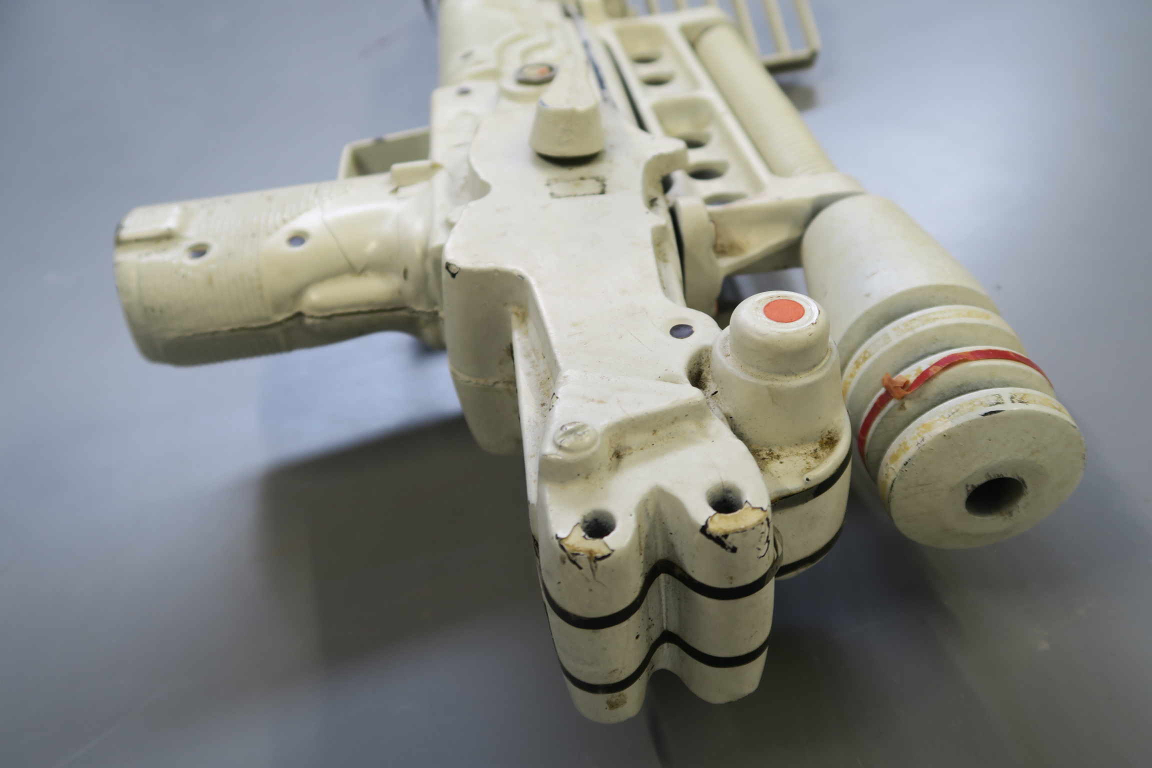 JAMES BOND 007 : Moonraker laser rifle created especially for this ...