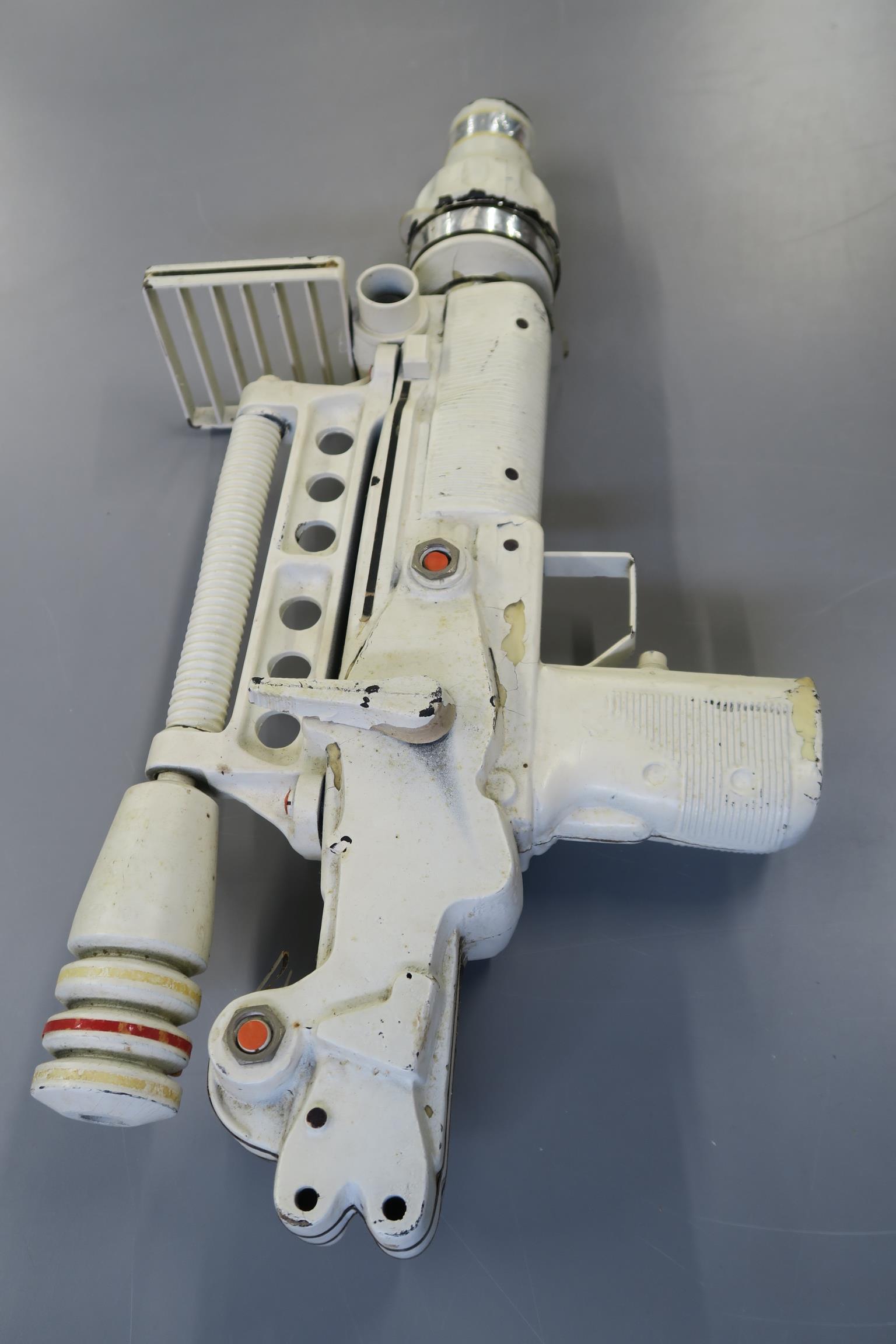 JAMES BOND 007 : Moonraker laser rifle created especially for this ...