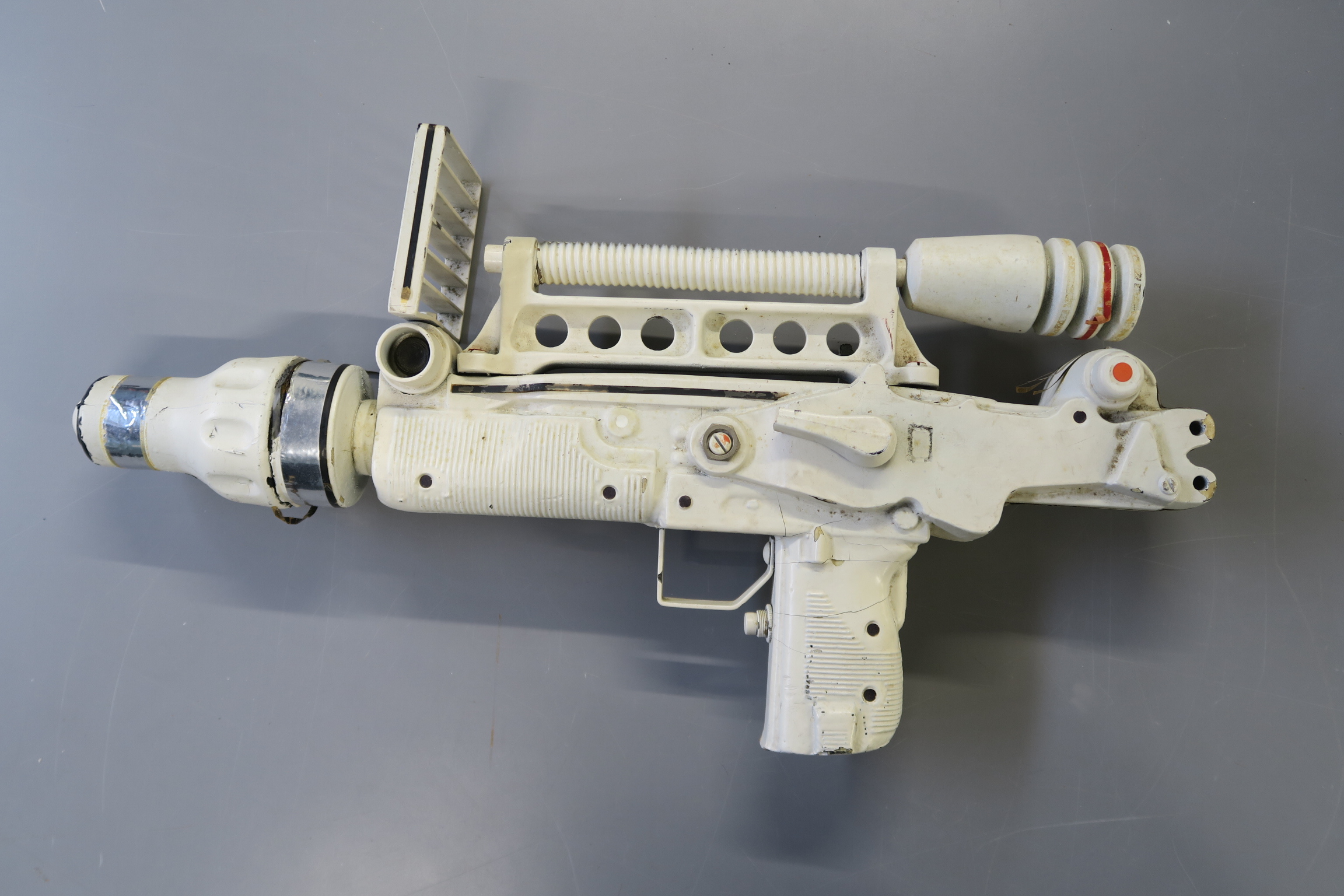 JAMES BOND 007 : Moonraker laser rifle created especially for this ...