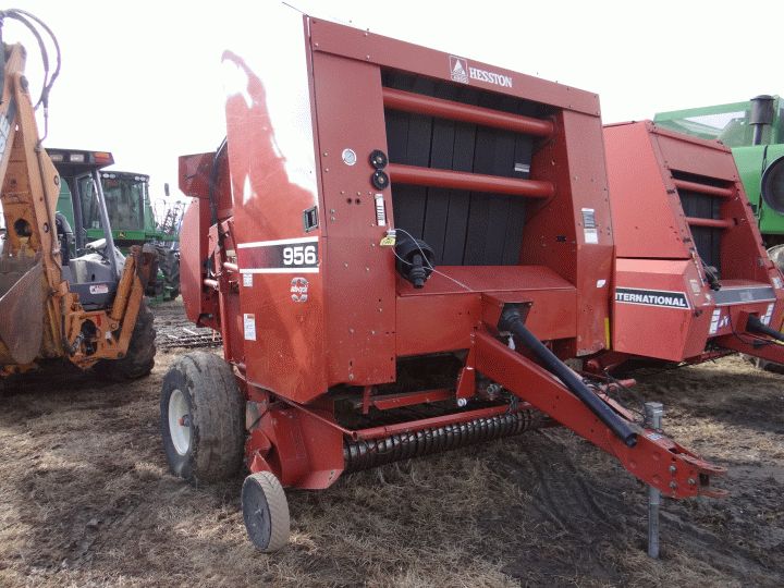 Hesston 956A Round Baler Auto Cycle, Net Wrap, Monitor in the Shed