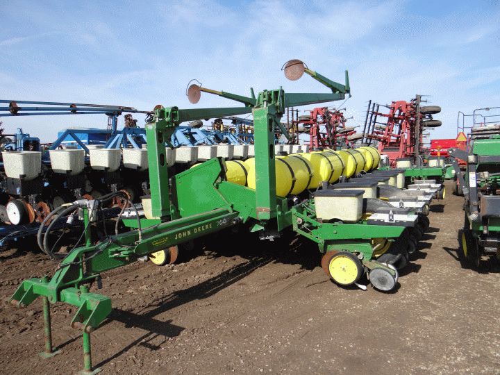 JD 7000 Planter 16 Row, Precision Corn Meters, Keaton Seed Firmers ...