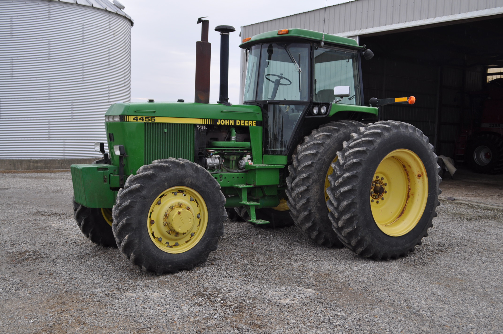John Deere 4455 MFWD tractor, 18.4 R 42 duals, 14.9 R 28 front, 15 spd ...
