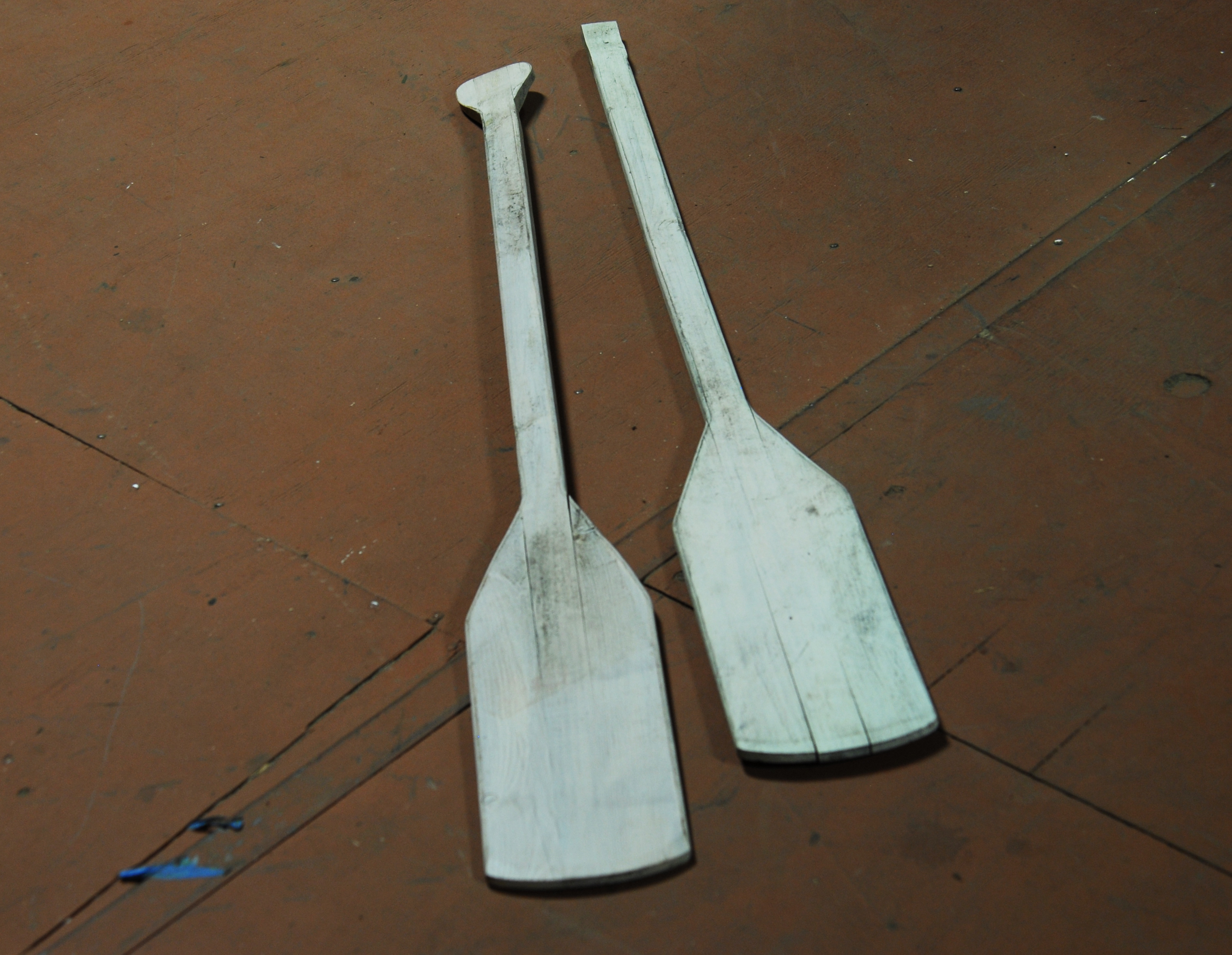 4' Vintage Wooden Oar, White ALL EQUIPMENT IS SOLD AS IS, WHERE IS