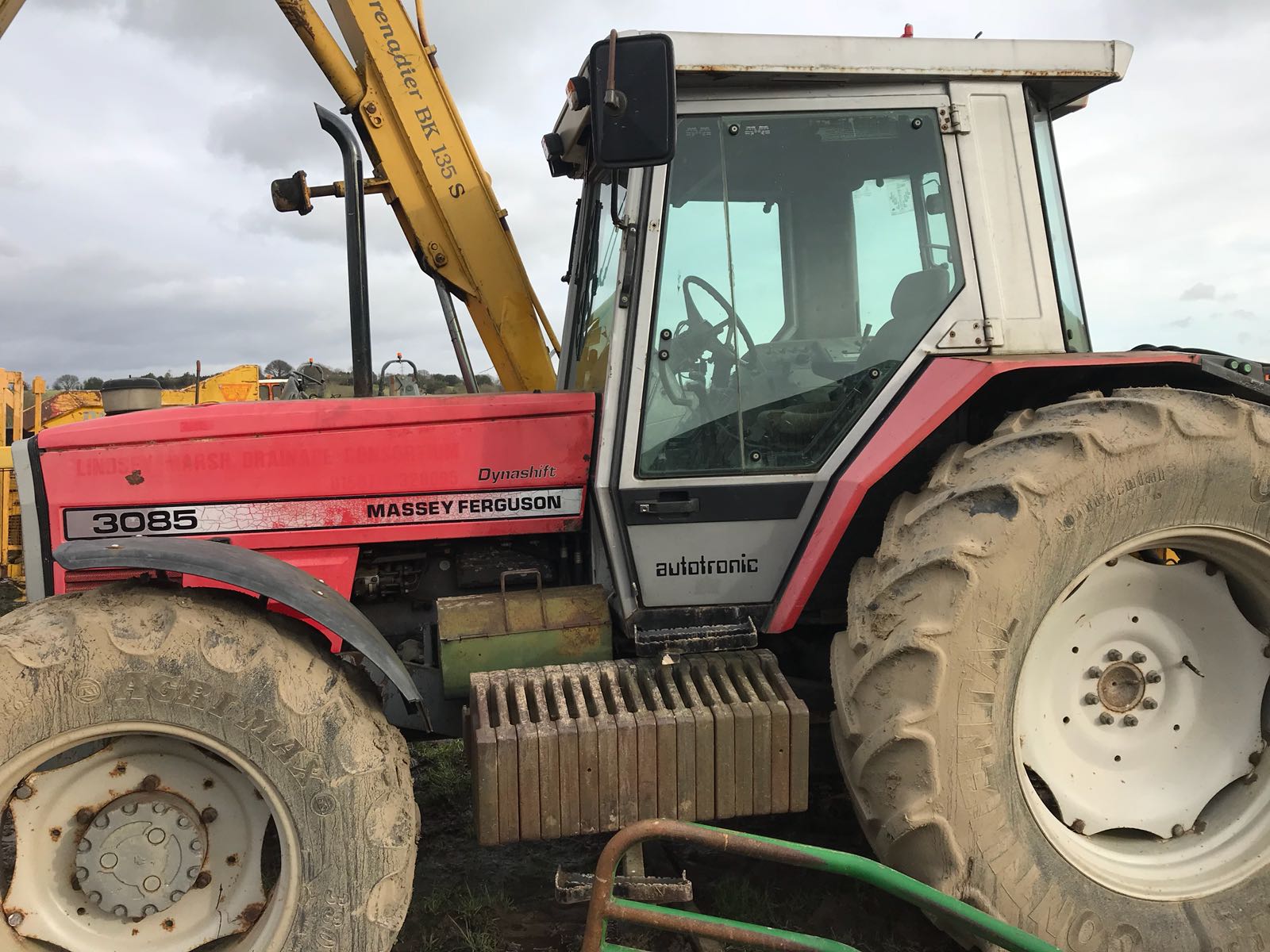 DS - MASSEY FERGUSON 3085 DYNASHIFT AUTOTRONIC TRACTOR WITH DITCHING ...