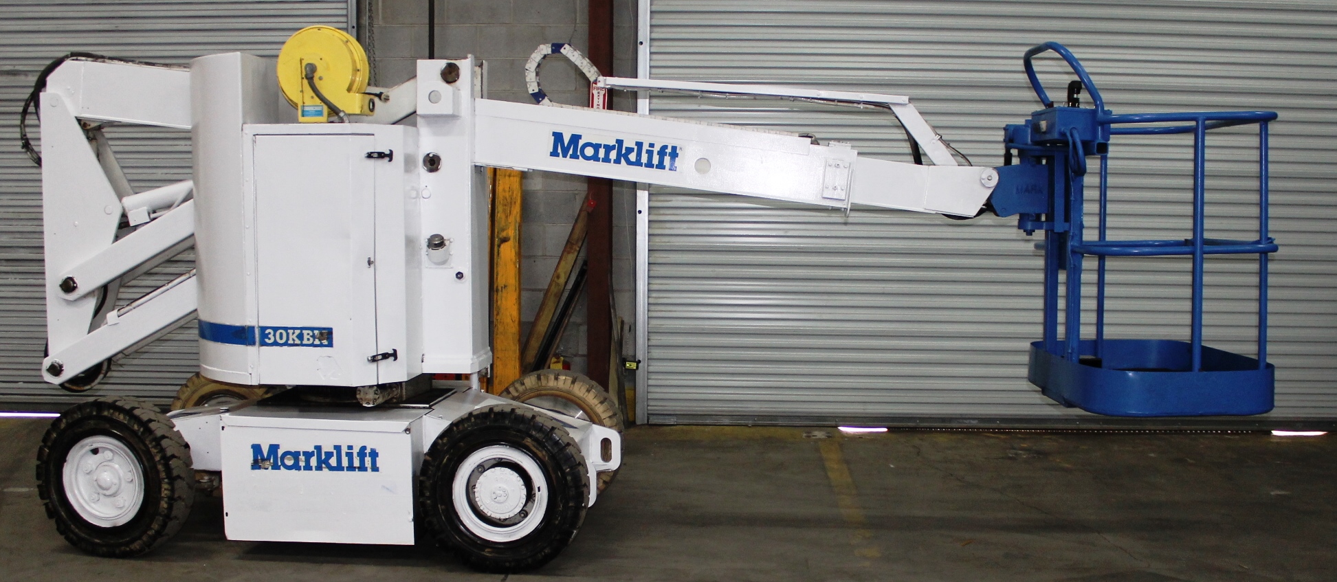 MARKLIFT 30 FEET 30KBN BOOM LIFT,