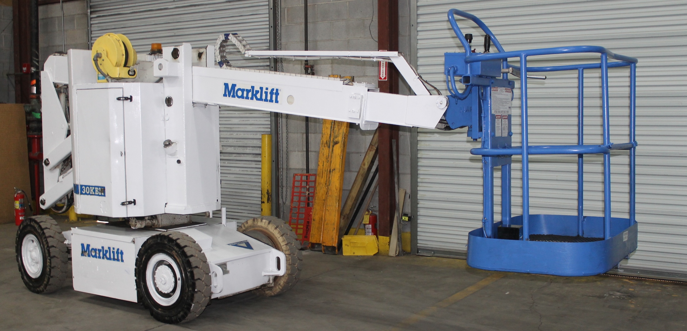 MARKLIFT 30 FEET 30KBN BOOM LIFT,
