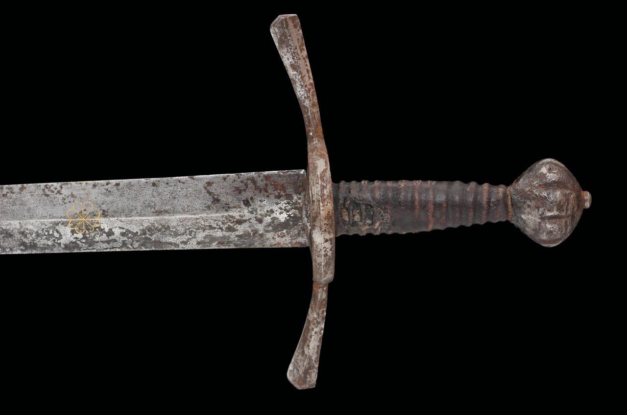 A KNIGHTLY SWORD, 16TH CENTURY SCHWERT Origin: Western Europe, 16th ...