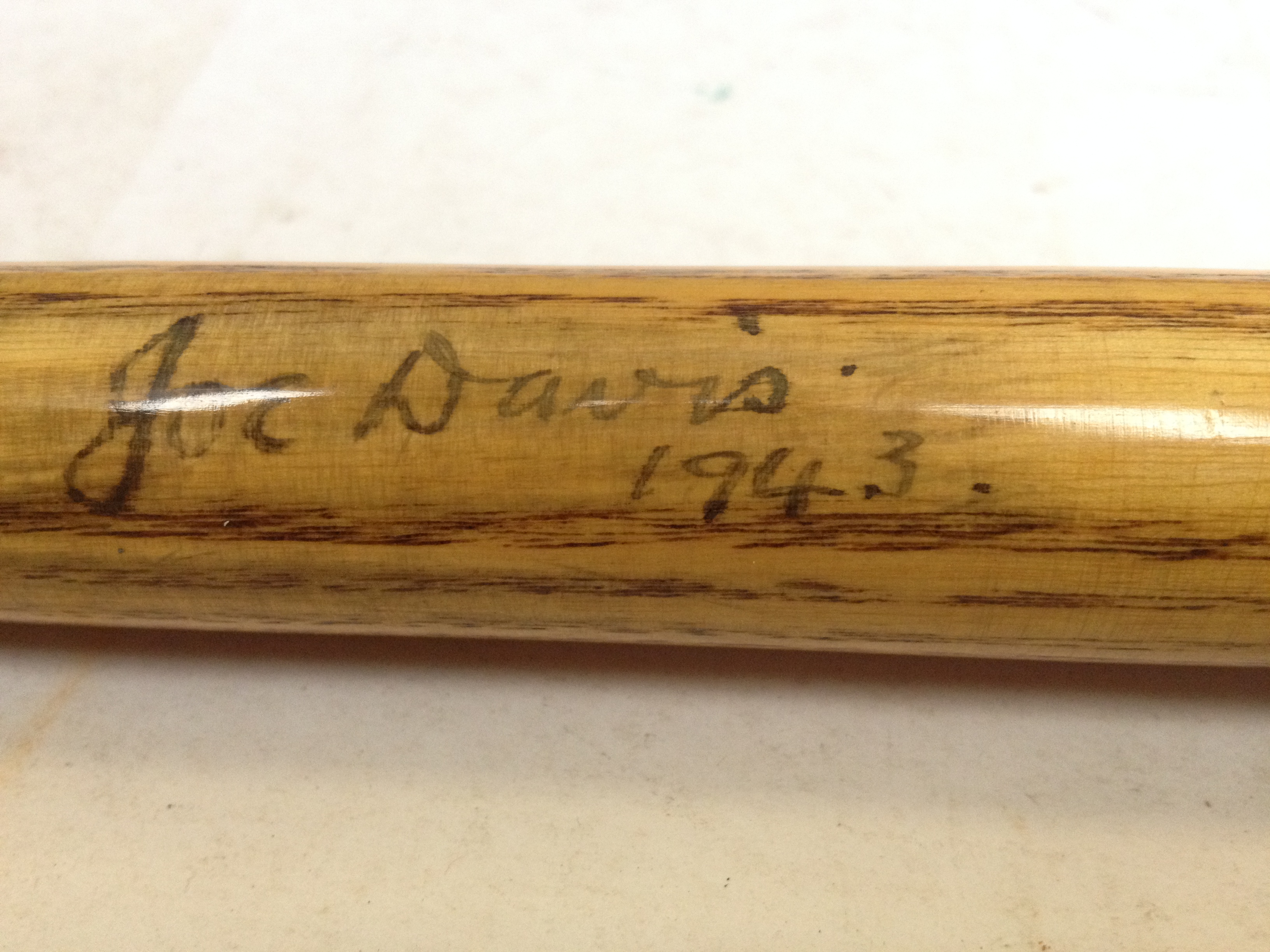 A Fred Davis special snooker cue signed Joe Davis and dated 1943. L58 ...