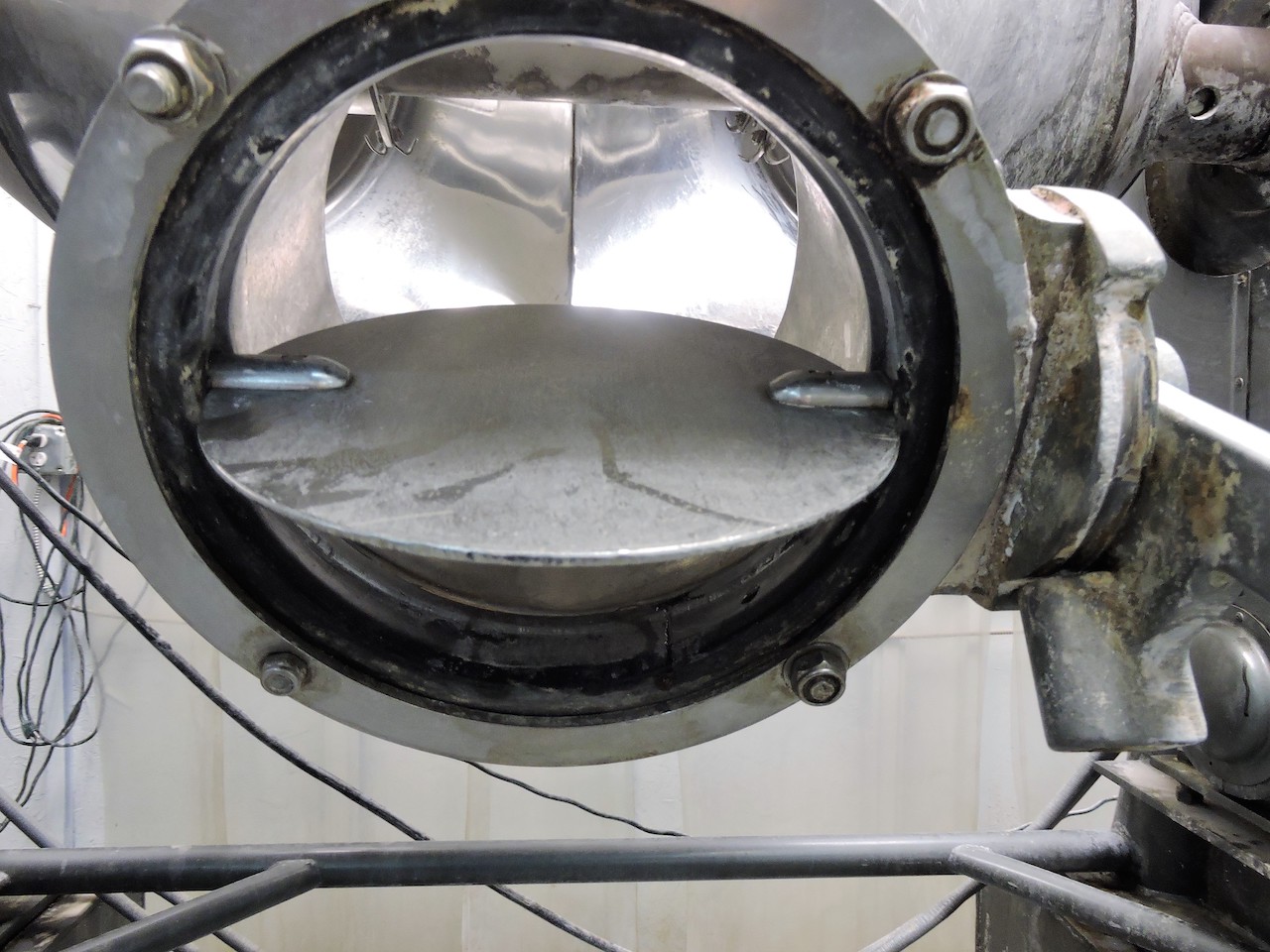 PATTERSON KELLEY TWIN SHELL DRY BLENDER (BUTTERFLY VALVES); MATERIAL ...