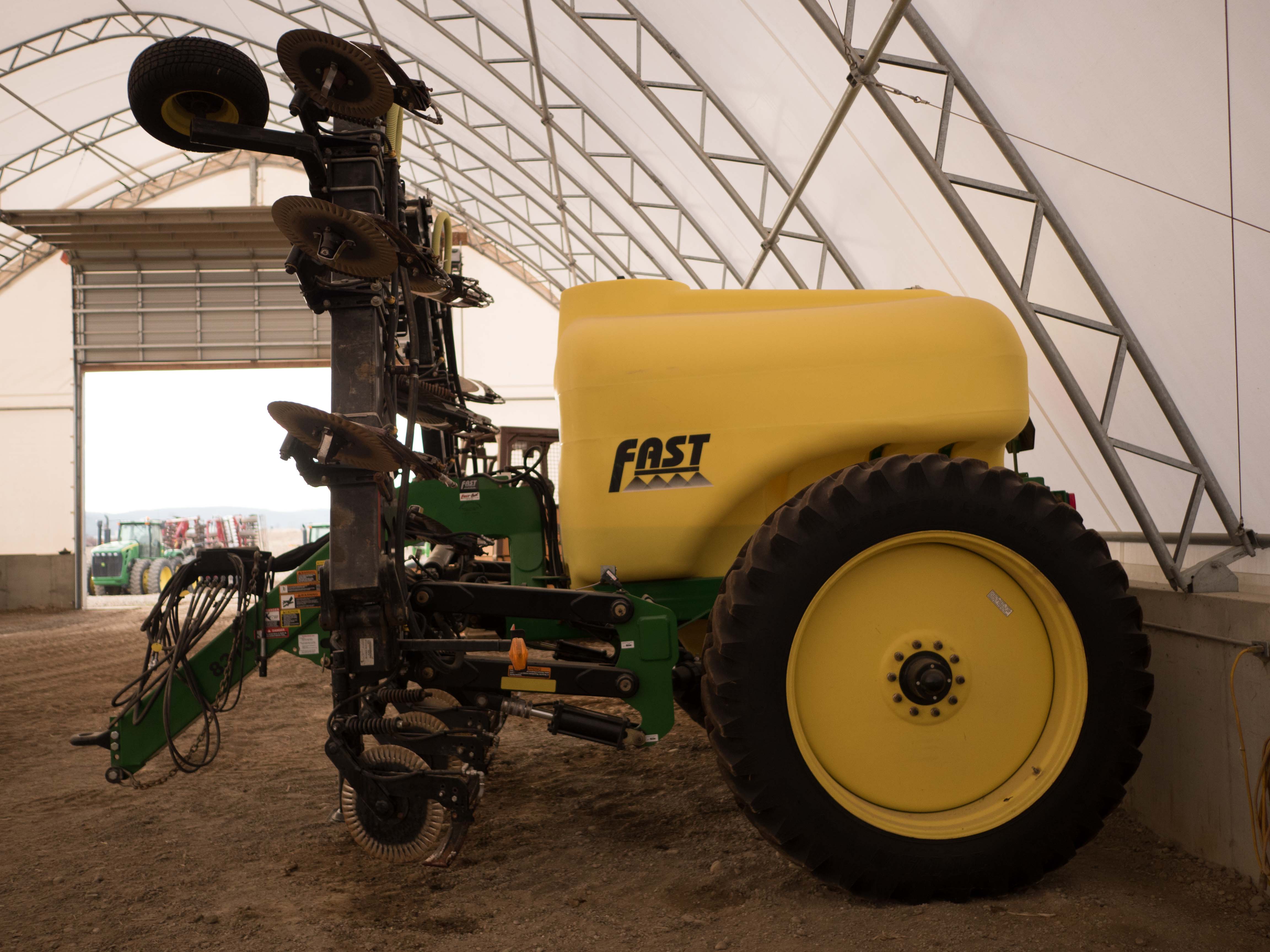 2013 Fast 8313 Fertilizer applicator side dresser, 16 row, 1400 gal ...