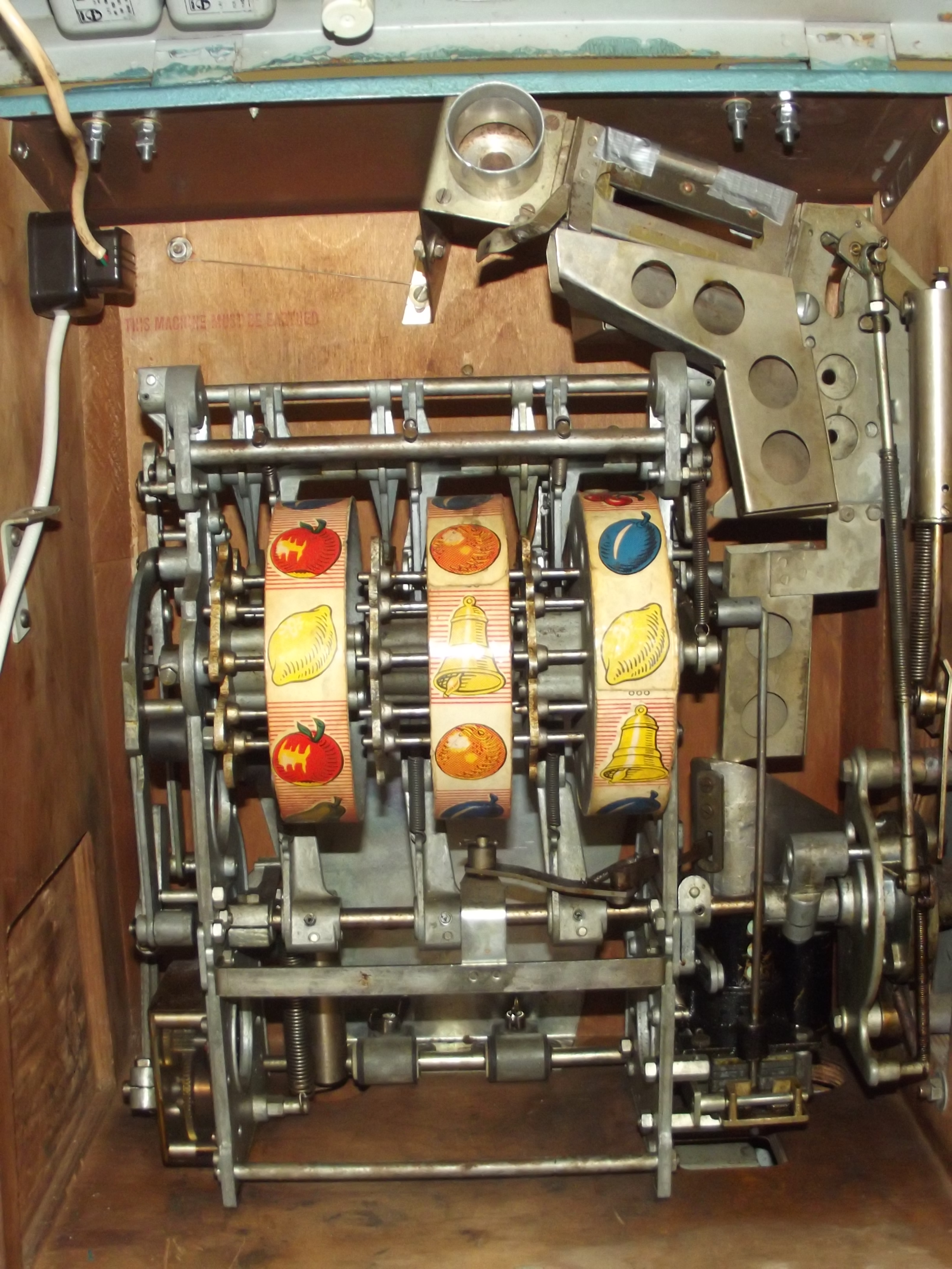 Duchess one arm bandit 2p slot machine. Recently re-wired, all lights ...