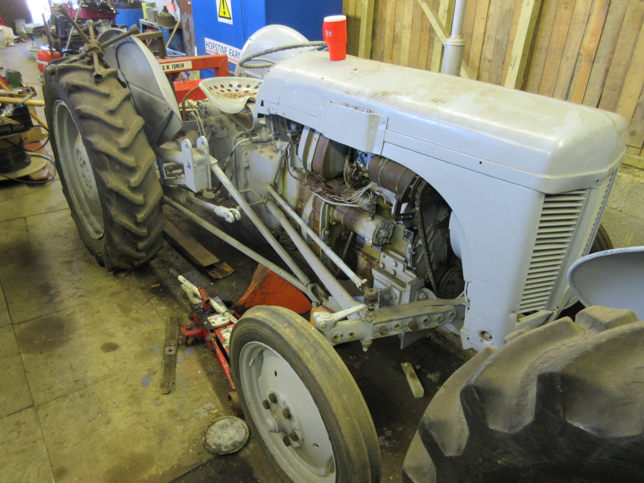 FERGUSON TE-20 3cylinder diesel TRACTOR Fitted with a Perkins P3 diesel ...