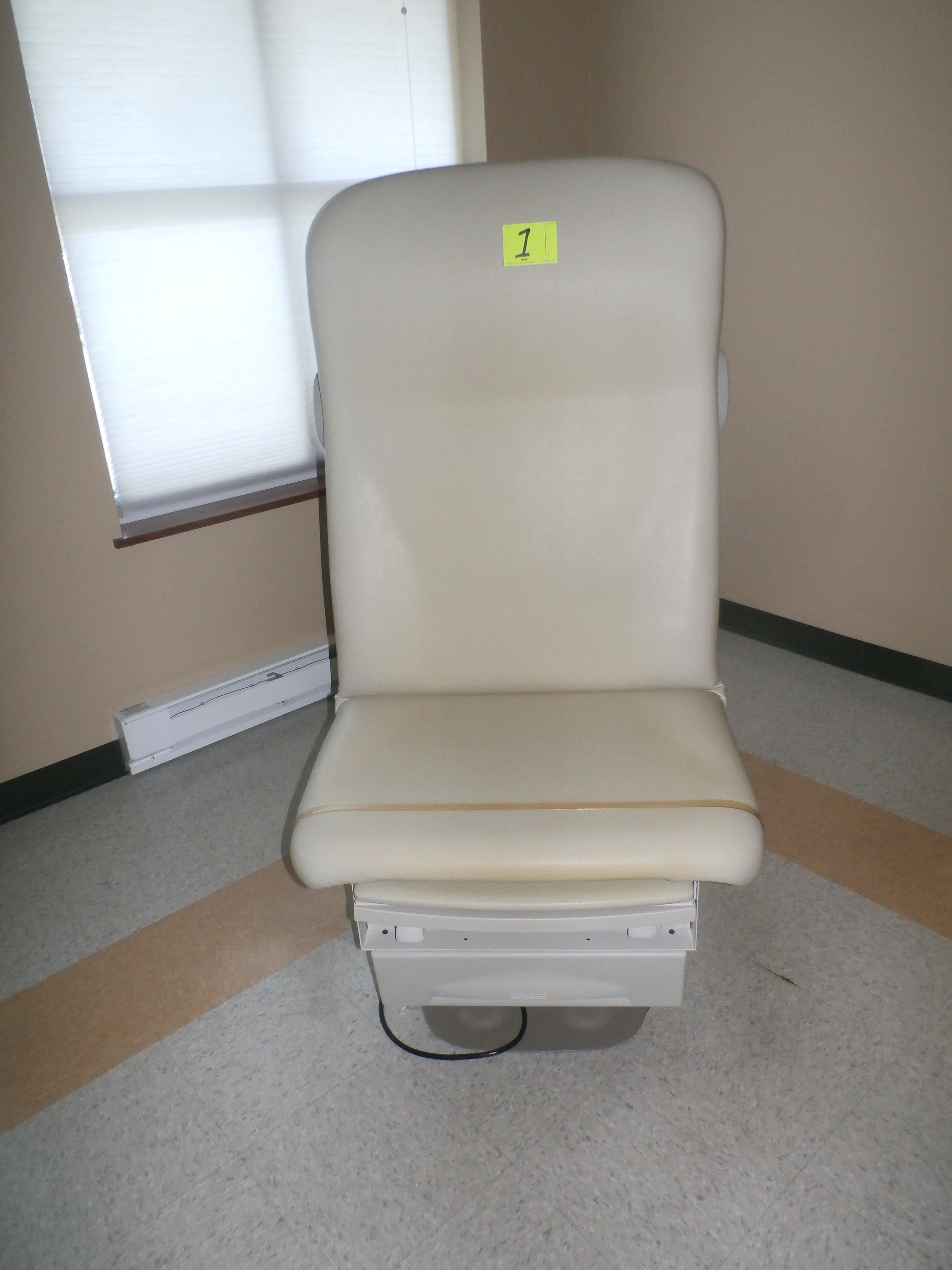 Midmark, Ritter 222-015, Barrier Free Power Exam Tables, SN:V360916