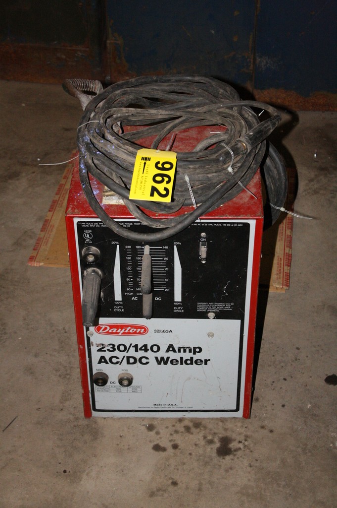 DAYTON MODEL 3Z563A 110-114, 230/140 AMP AC/DC WELDER