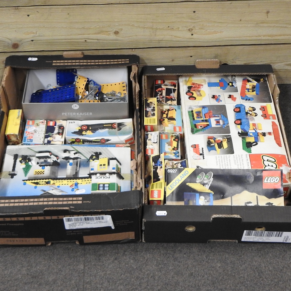 Two boxes of 1970's Lego, together with a small collection of Meccano