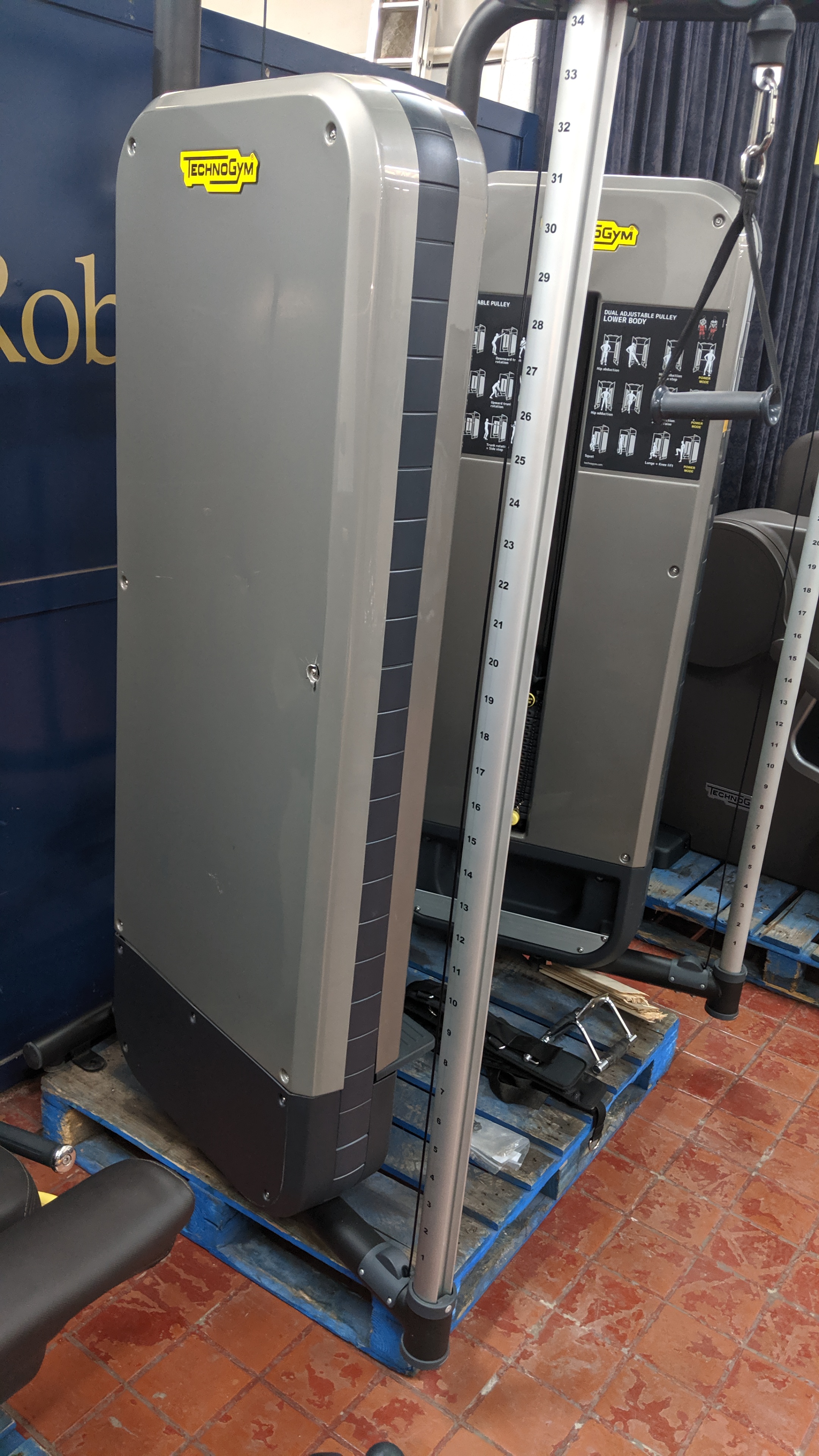 Technogym dual adjustable pulley system Purchased new in 2016 ...