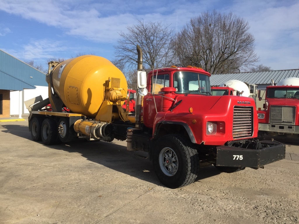 2000 Mack DM690S Concrete Mixer Truck, Miles: 18626, Hours: 19630, VIN ...