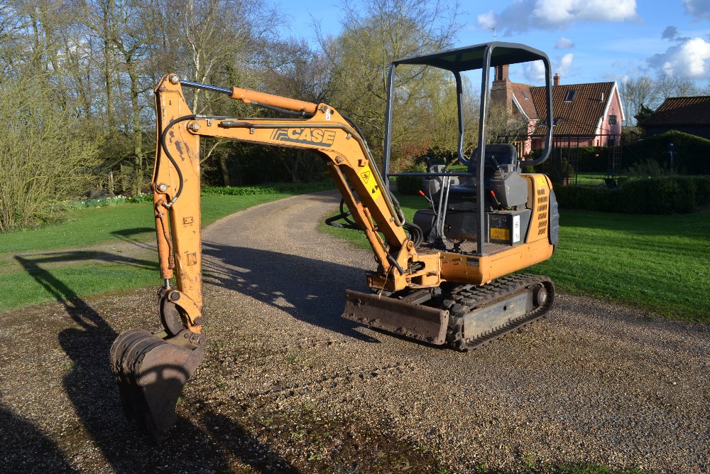 Case 15 Maxi 1.5T mini digger. 2000. 1963 hours. S/N 00 3844. 6 inch, 8 ...