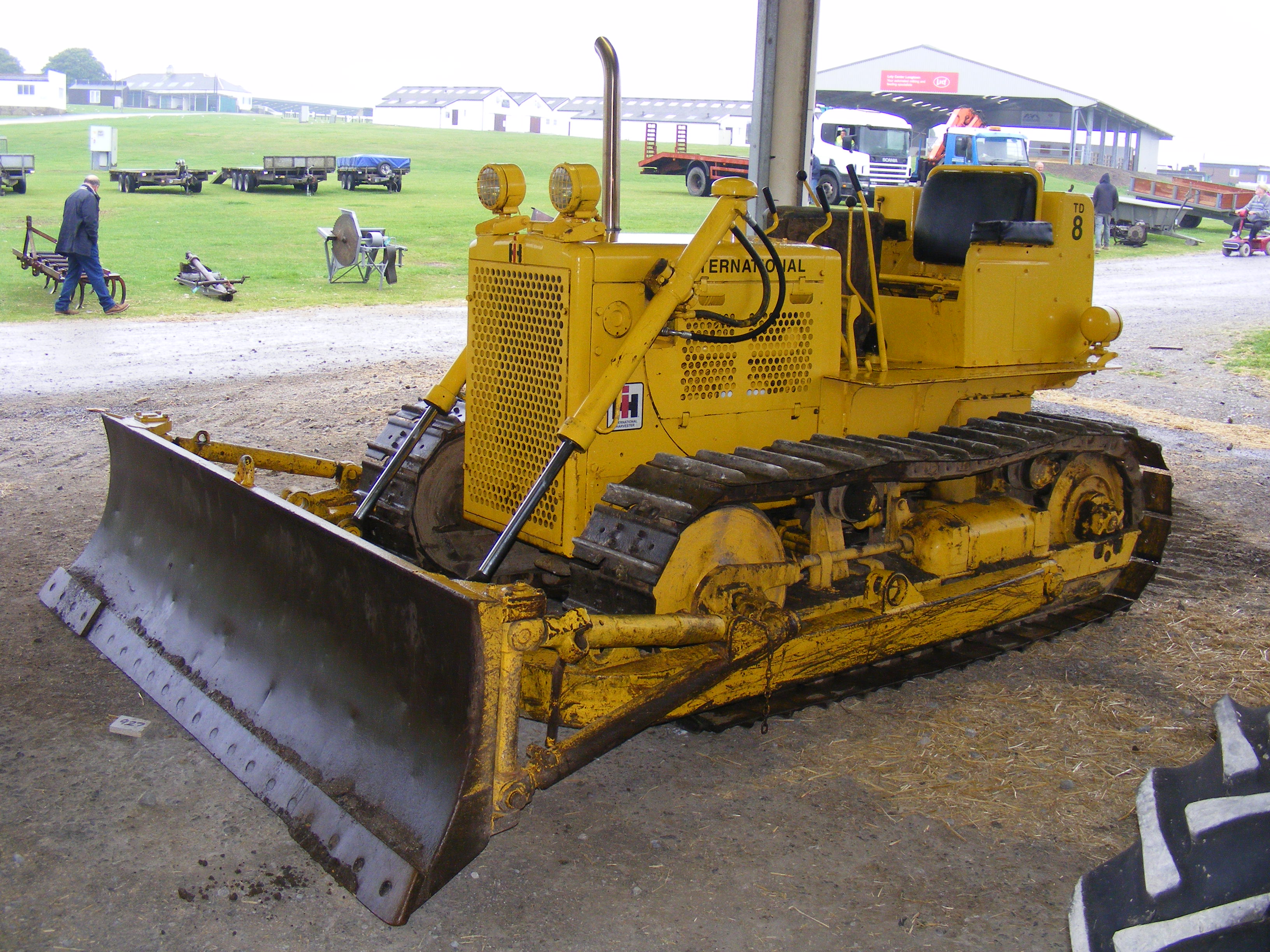 * NB DESCRIPTION CHANGE! * International TD8 SII Crawler Tractor ...
