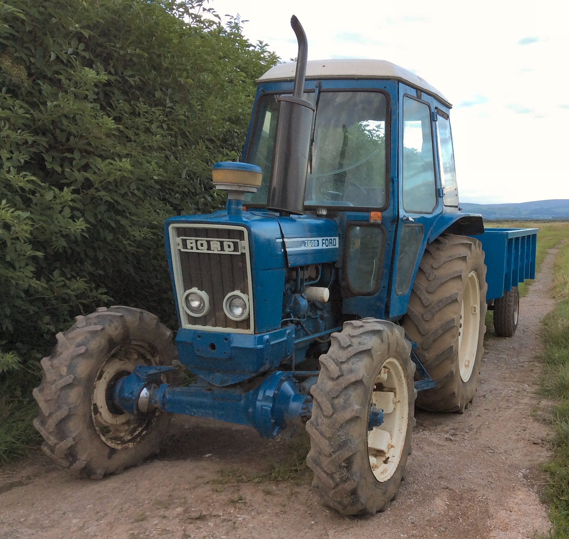 1980s FORD 7600-4 4wd diesel TRACTOR Serial No: 39890 Fitted with a ...