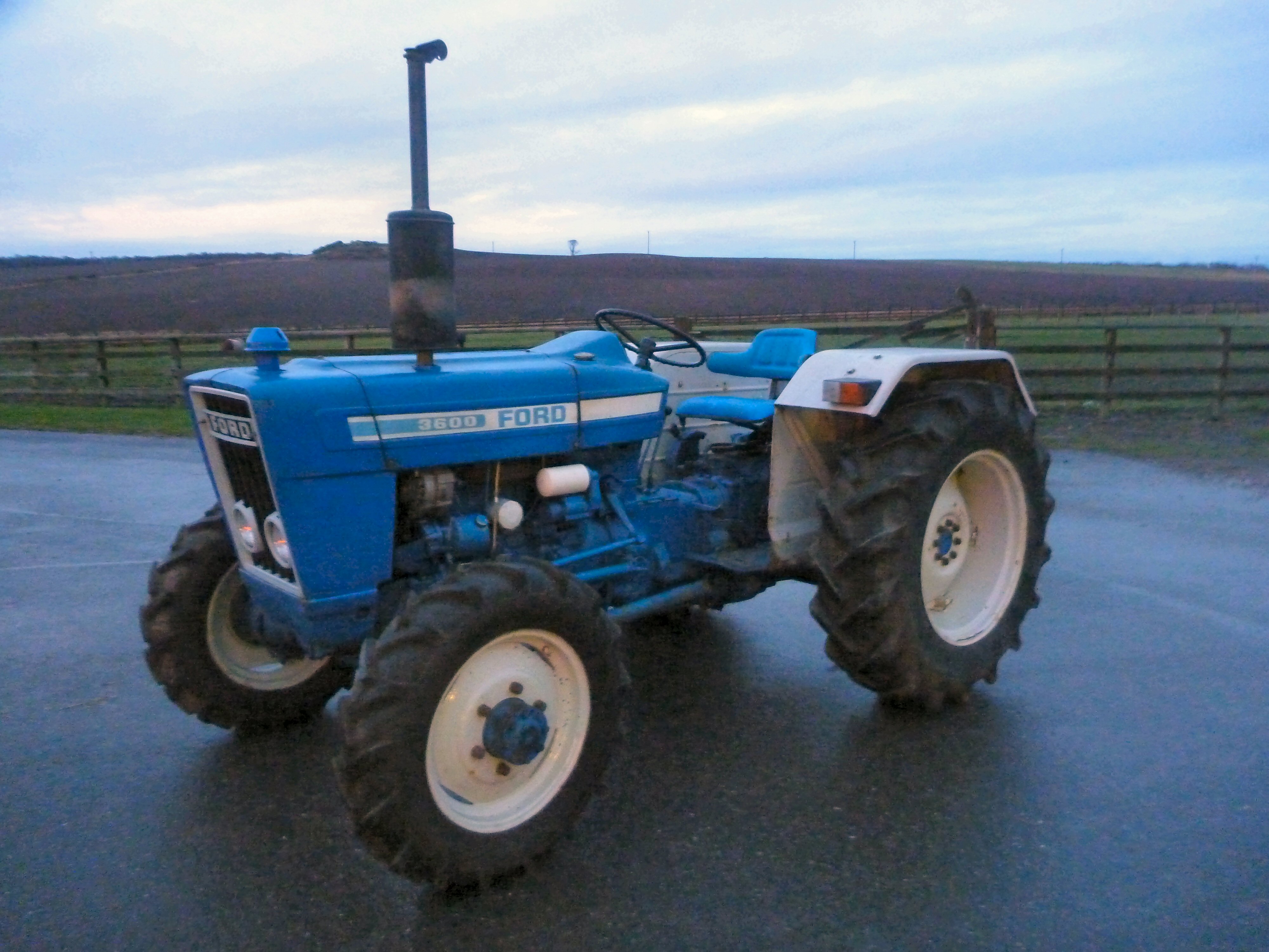 1977 FORD 3600 4wd 3cylinder diesel TRACTOR Reg No: NFC 218S Serial No ...