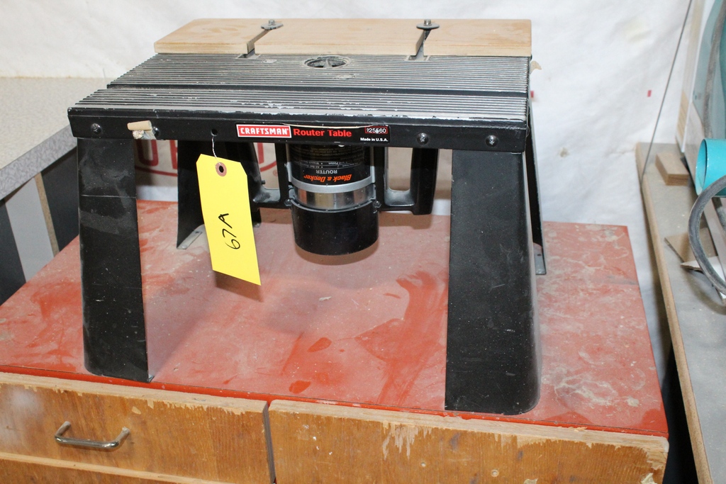 CRAFTSMAN ROUTER TABLE W/ BLACK & DECKER MODEL7613 ROUTER ON TWELVE ...