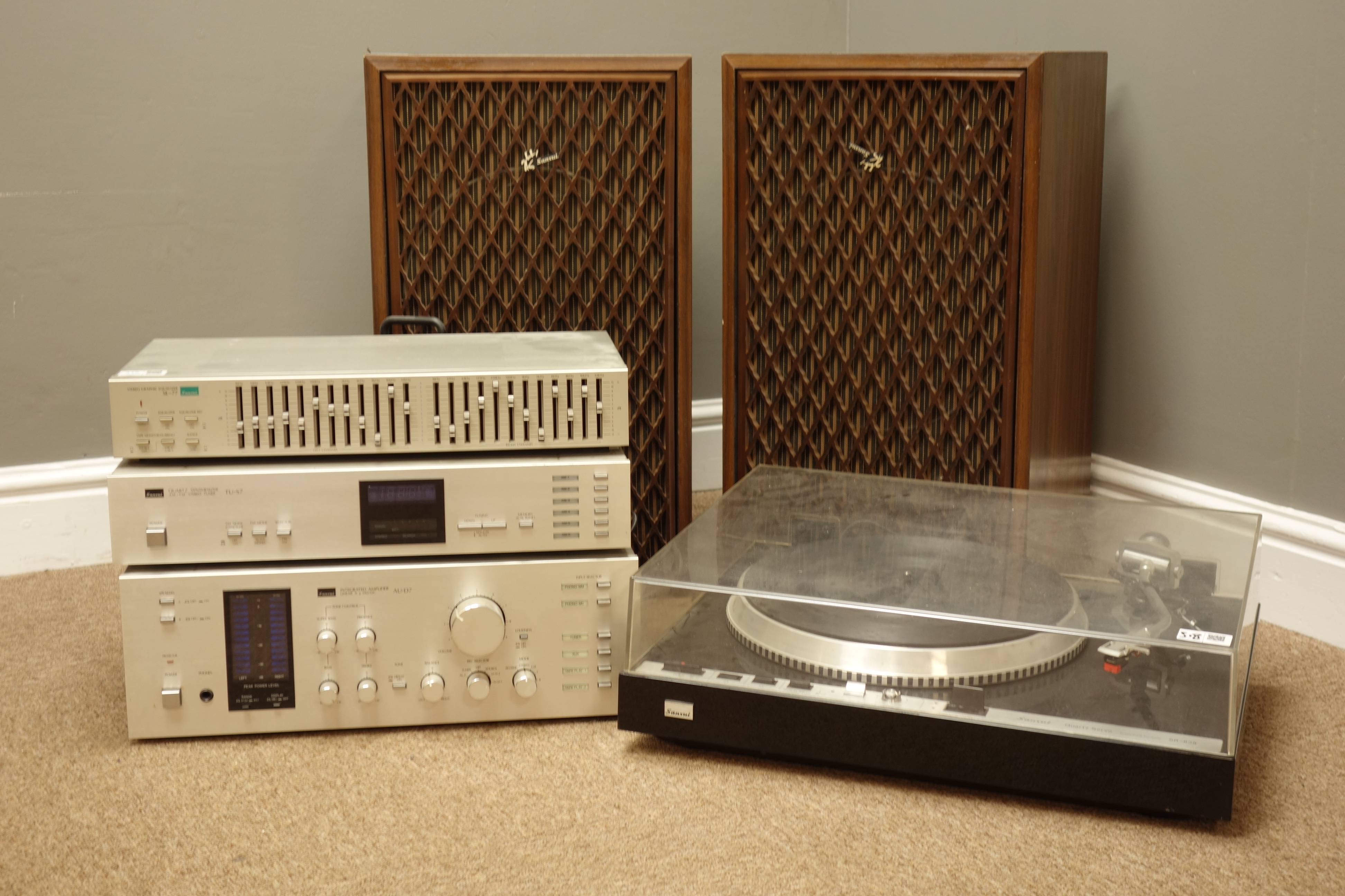 Sansui HI-FI system, AU-D7 amplifier, SE-77 graphic equalizer, TU-S7 ...