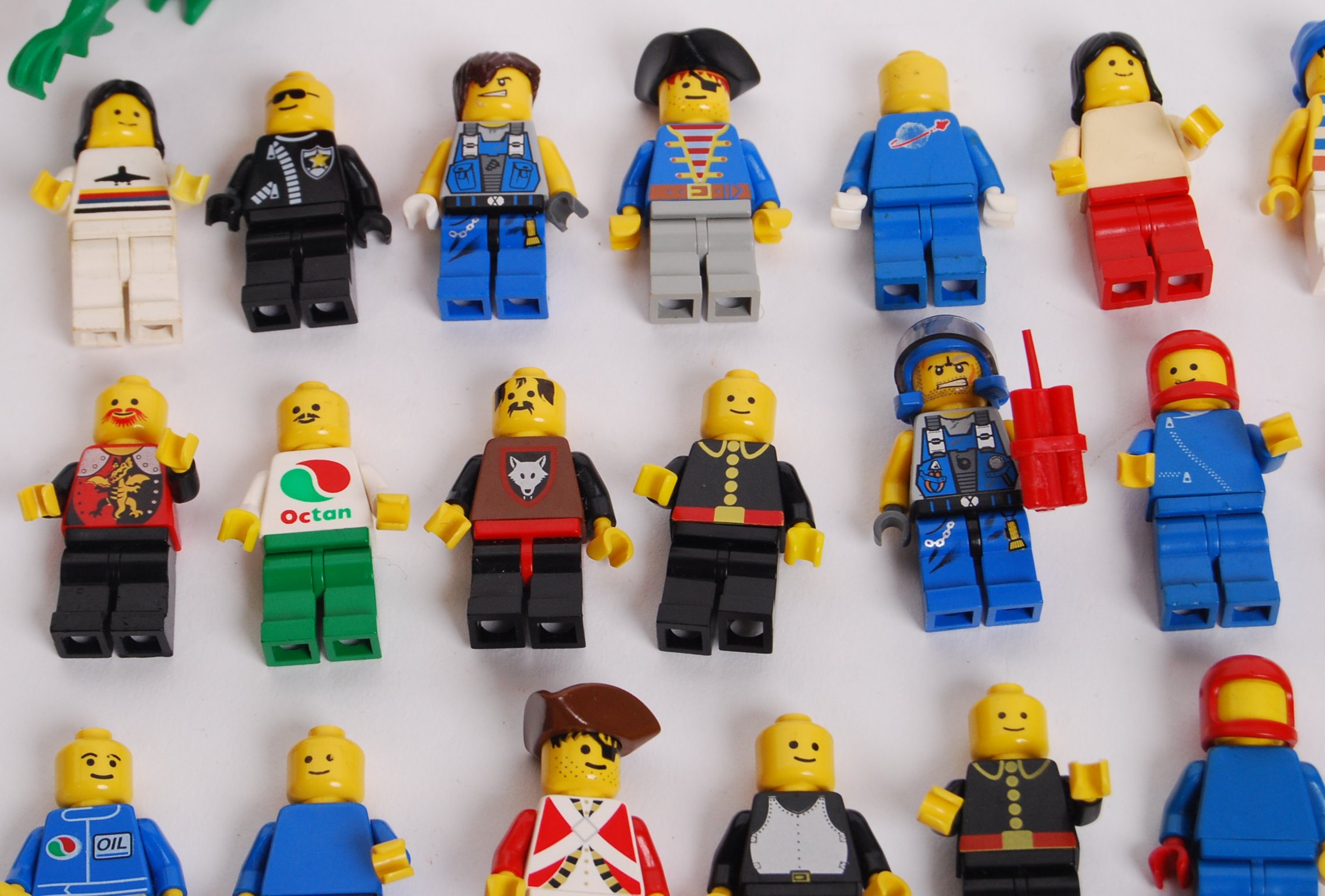 A good collection of approx 50x assorted Lego minifigures. Largely ...