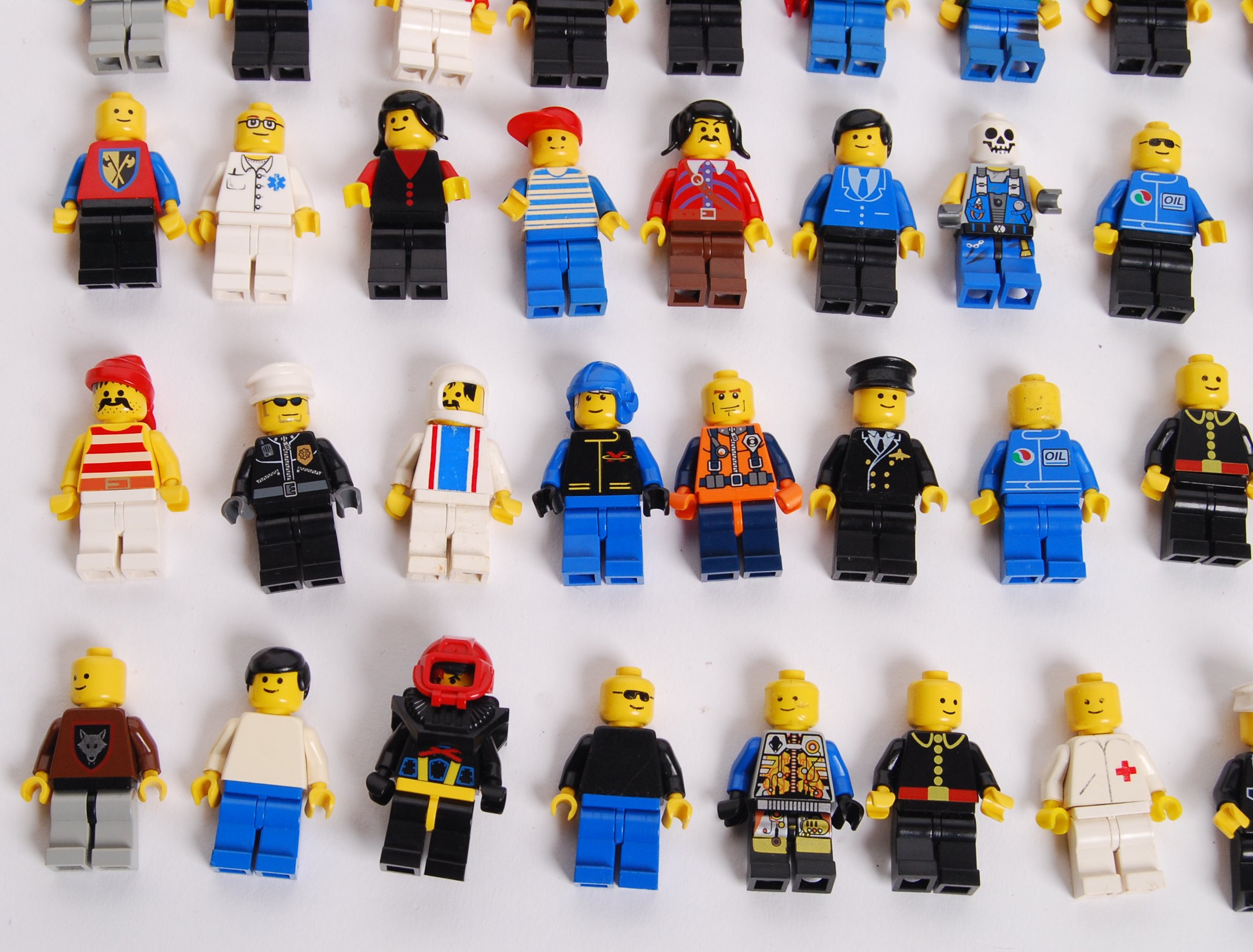 A good collection of approx 50x assorted Lego minifigures. Largely ...