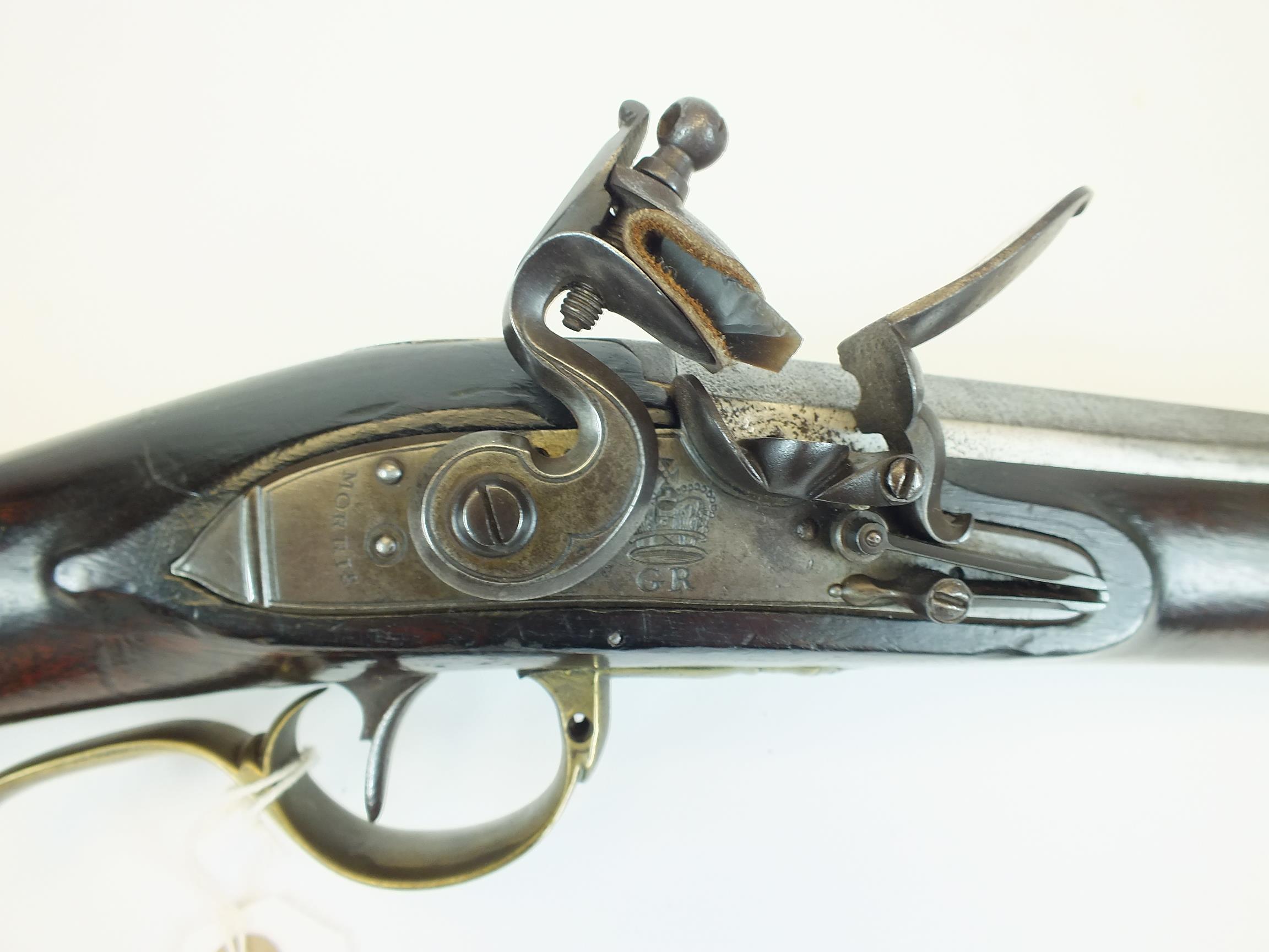 A RARE .650 CALIBRE 1776 PATTERN FLINTLOCK SERVICE RIFLE BY MORRIS ...