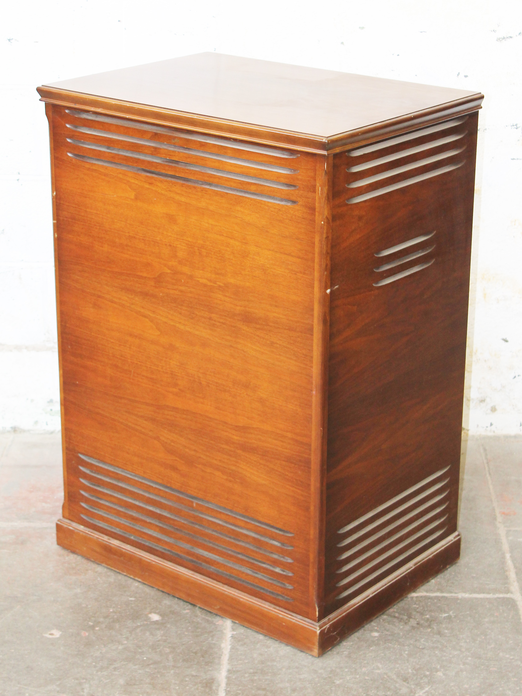 A Leslie Rotosonic rotary speaker model 710 serial FA41265. H105cm