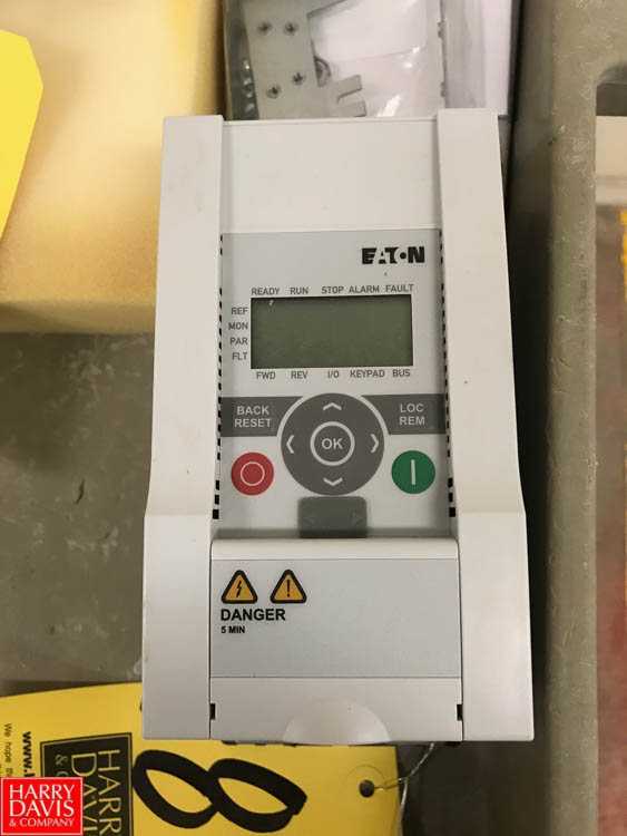 NEW Eaton 1 HP VFD, Model MMIIAA3D7NO-O