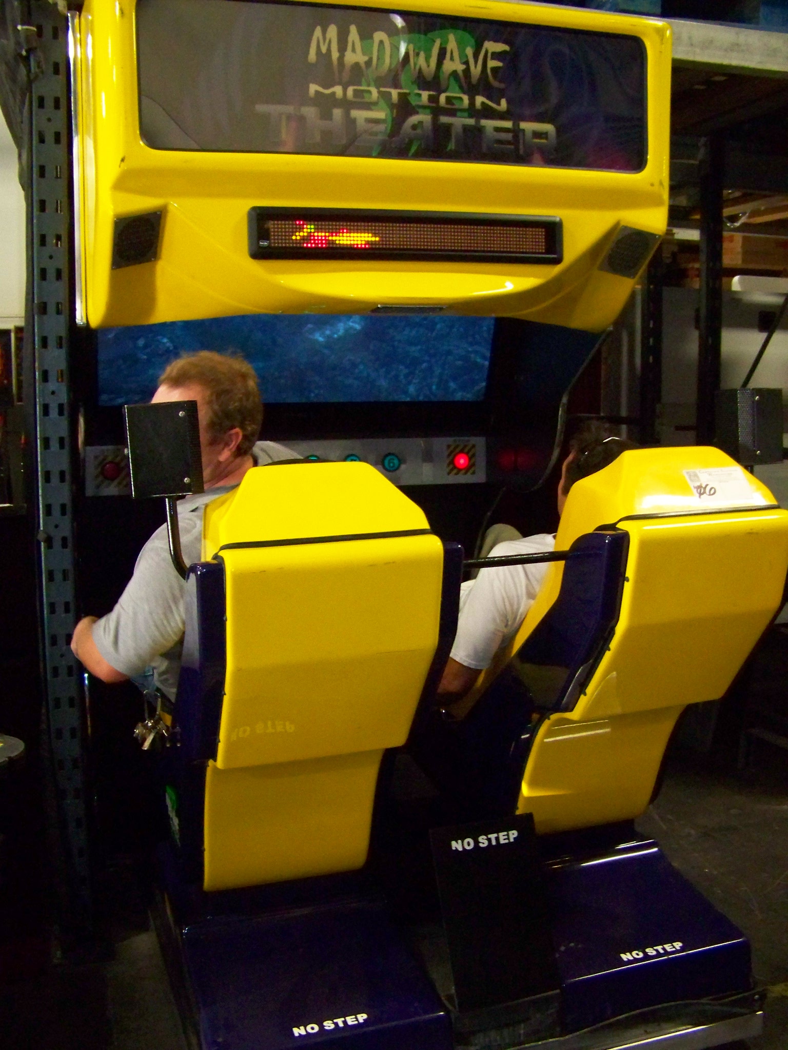 MAD WAVE MOTION THEATER DX WITH LCD MONITOR ARCADE