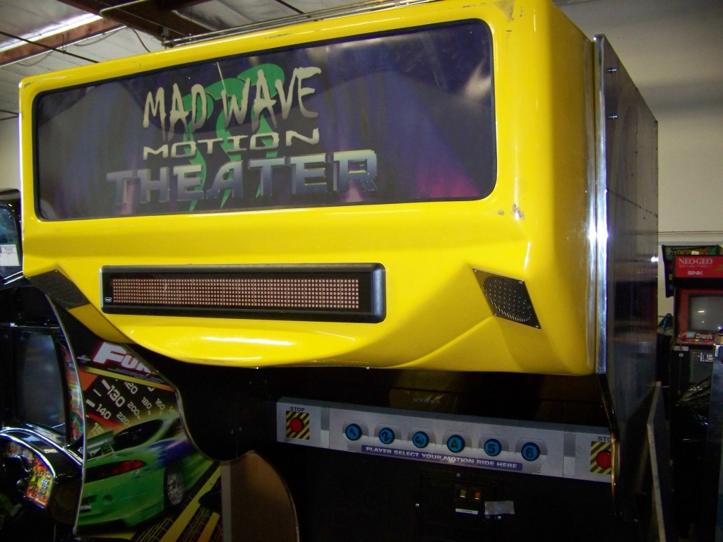 MAD WAVE MOTION THEATER DX WITH LCD MONITOR ARCADE