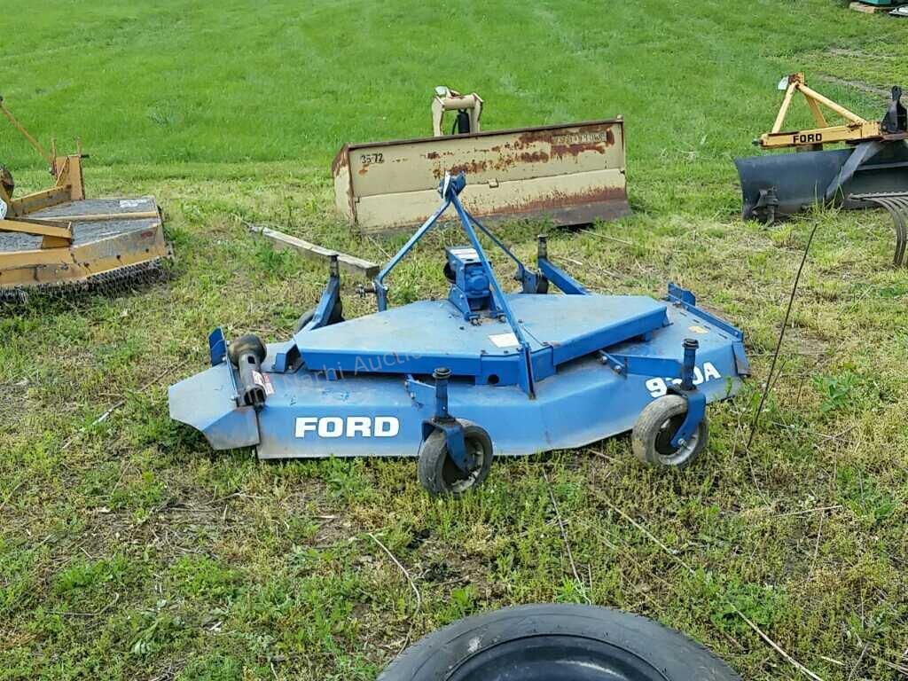 Ford 930A finish mower - pto driven