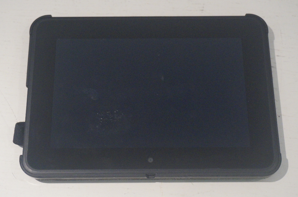 KINDLE FIRE HD 7" 16GB serial number D025 A0A0 2433 1E2J with case.