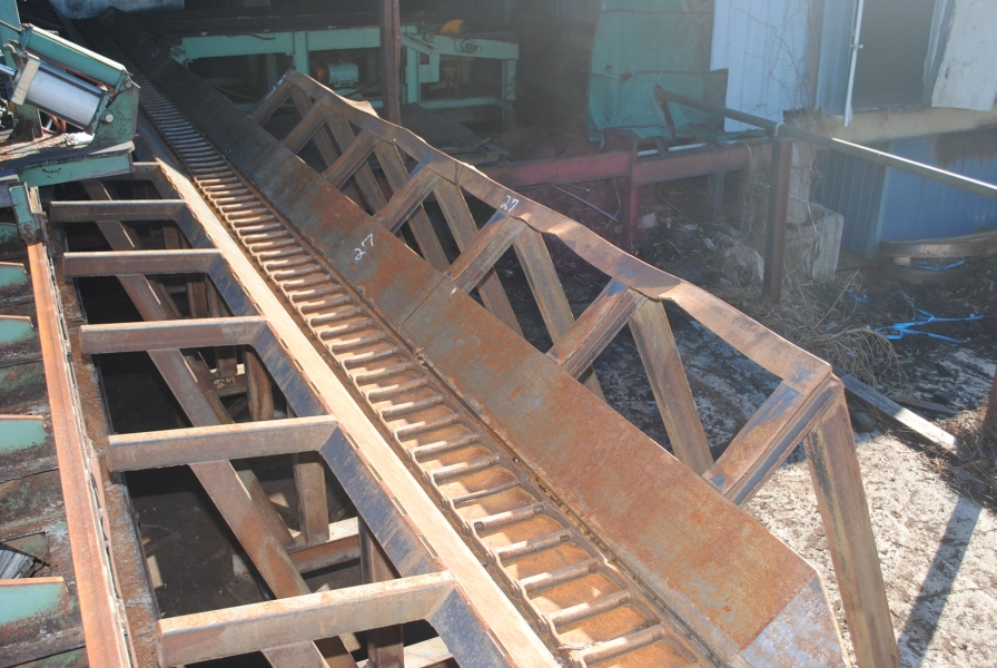 MELLOTT 50' ENDWISE LOG CONVEYOR W/110 LADDER BACK CHAIN; W/STOP GATE ...