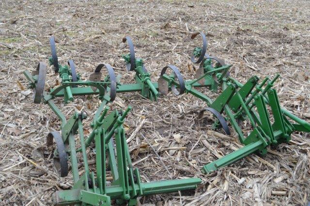 CASE VAC ,3PT,540PTO W/4 ROW CULTIVATORS