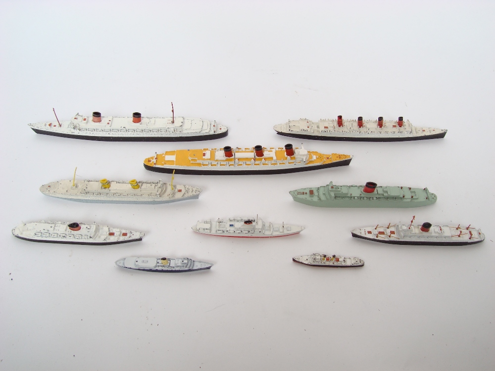 Triang Minic waterline ships. R. M. S Queen Mary M703, R. M. S. Queen ...