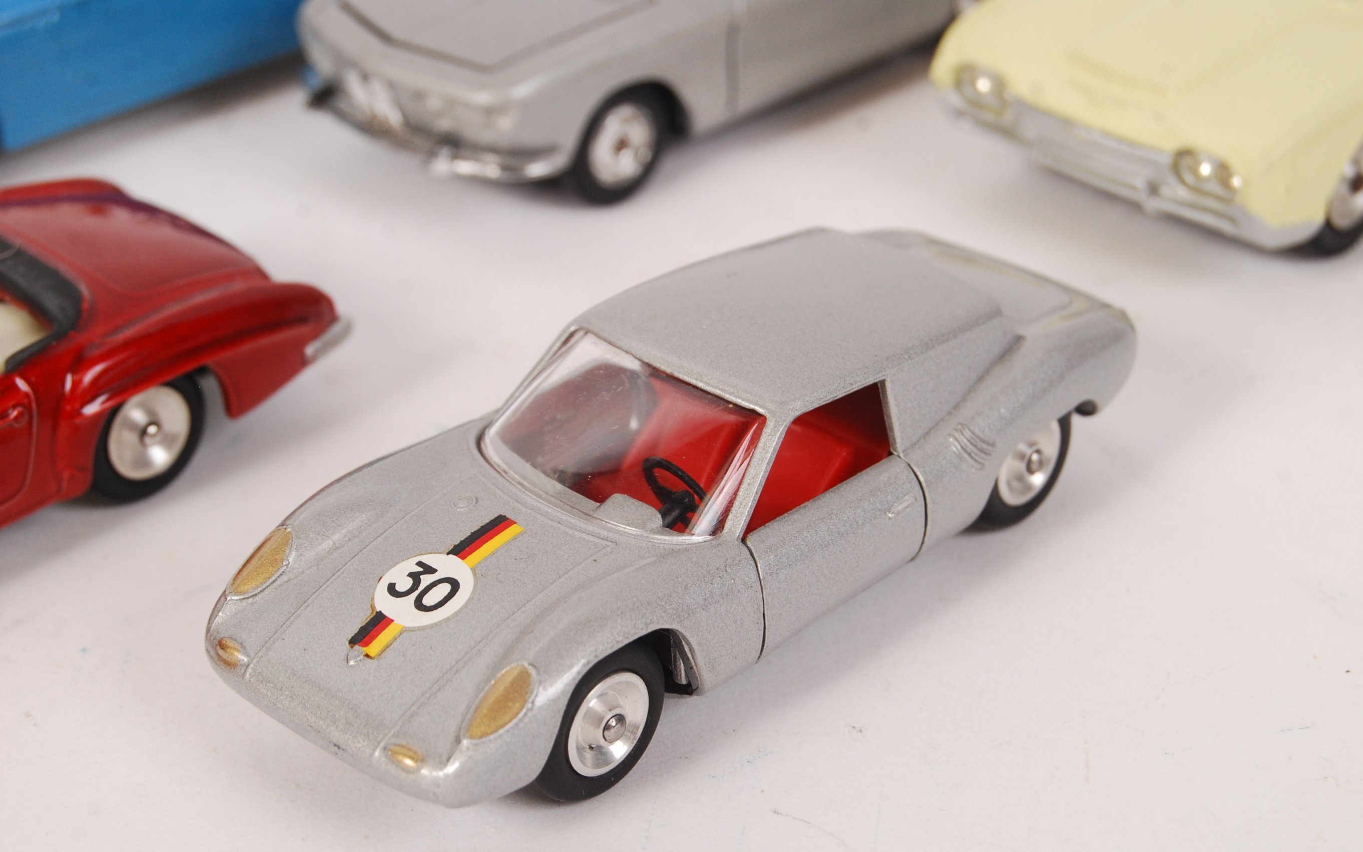 A good collection of 6x vintage Solido made French diecast model cars ...