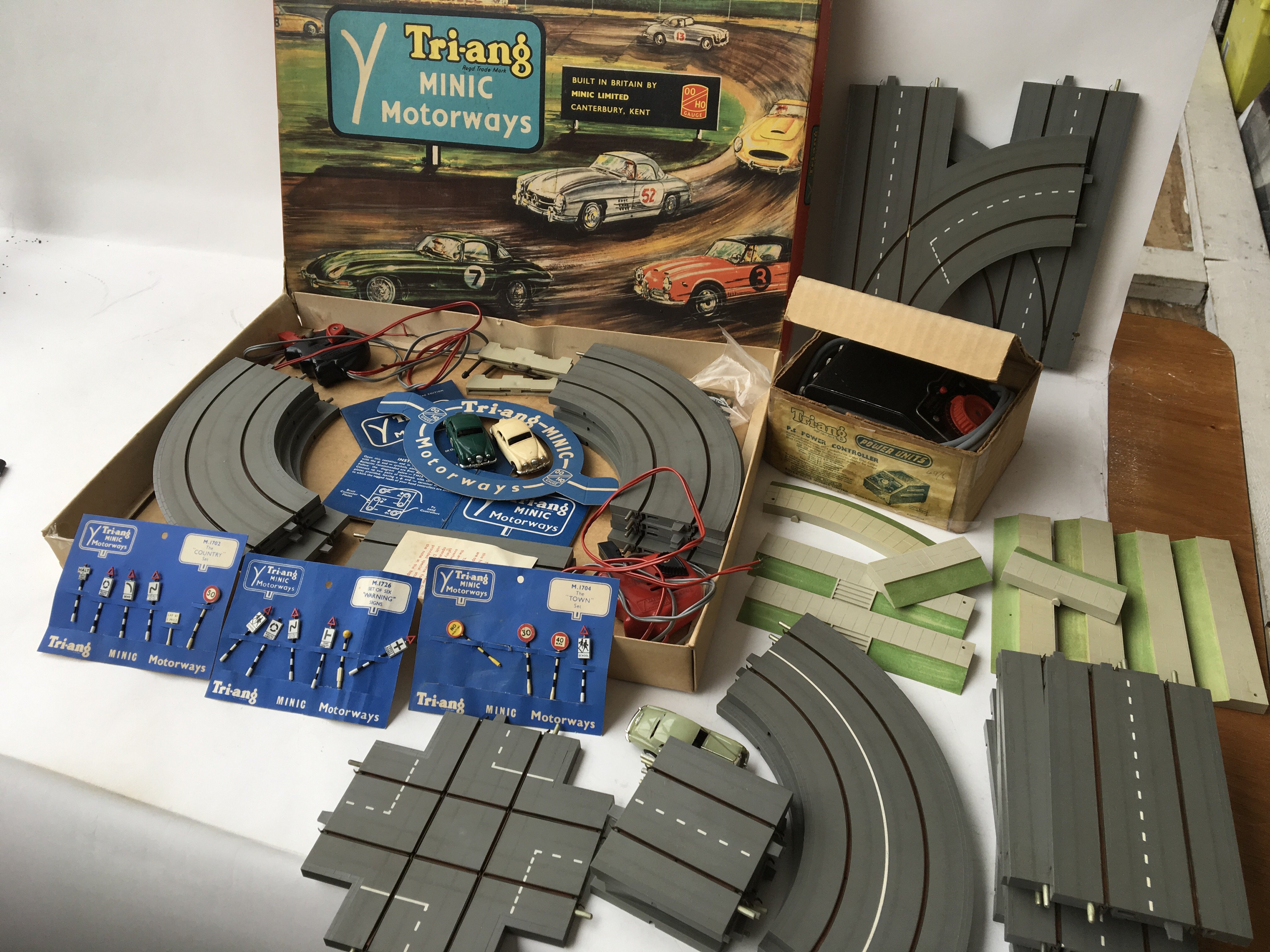 Triang Minic racing set , 1960s boxed which includes 8 corners , 2 ...