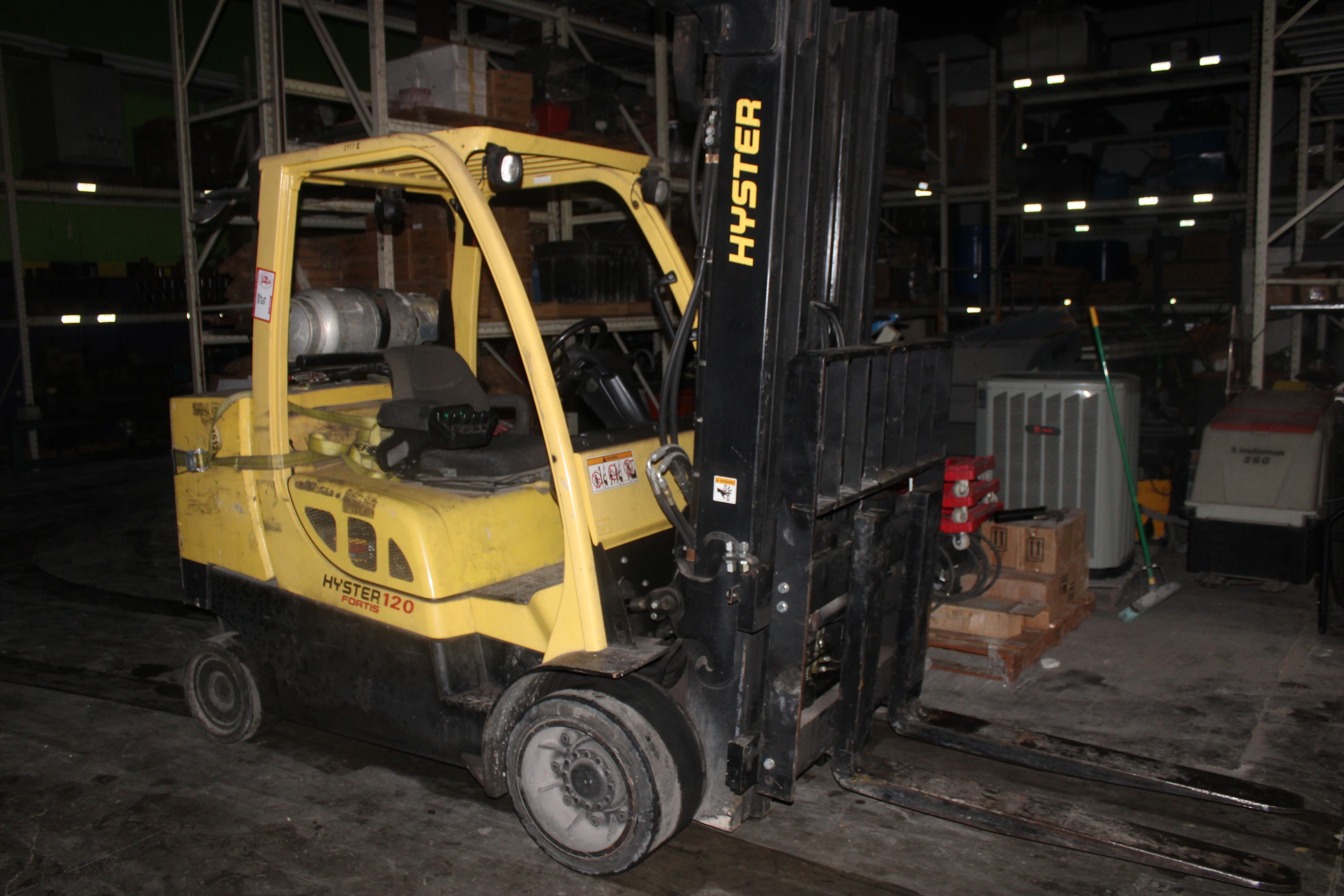 Hyster Fortis 120 Forklift, 12,000lb Capacity, 3-Stage, 208" Height ...
